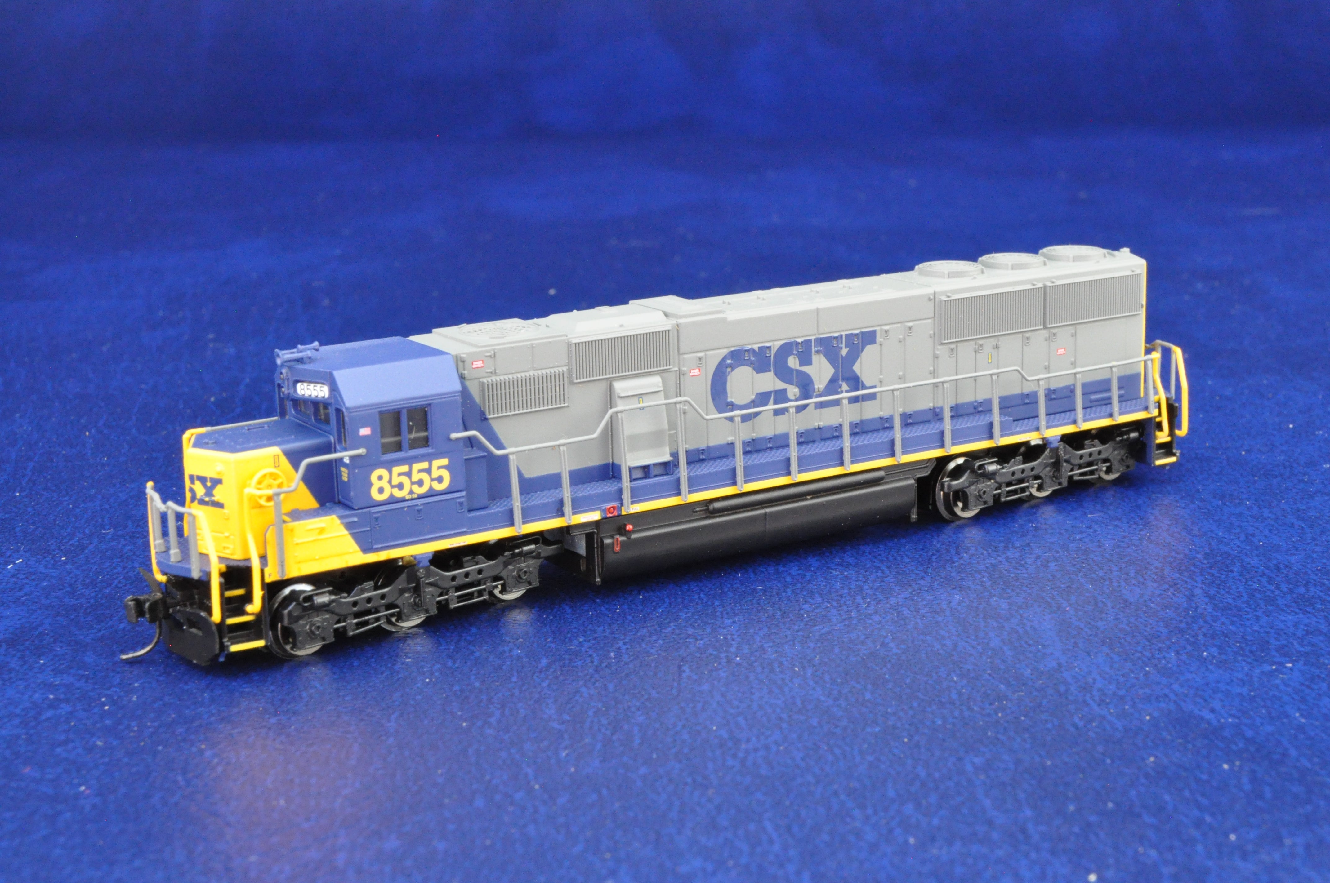 Atlas N Gauge 49326 SD-50 CSX #8555