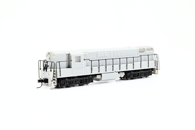 Atlas N Gauge 49531 FM H24-66 Train Master Undecorated - Boxed