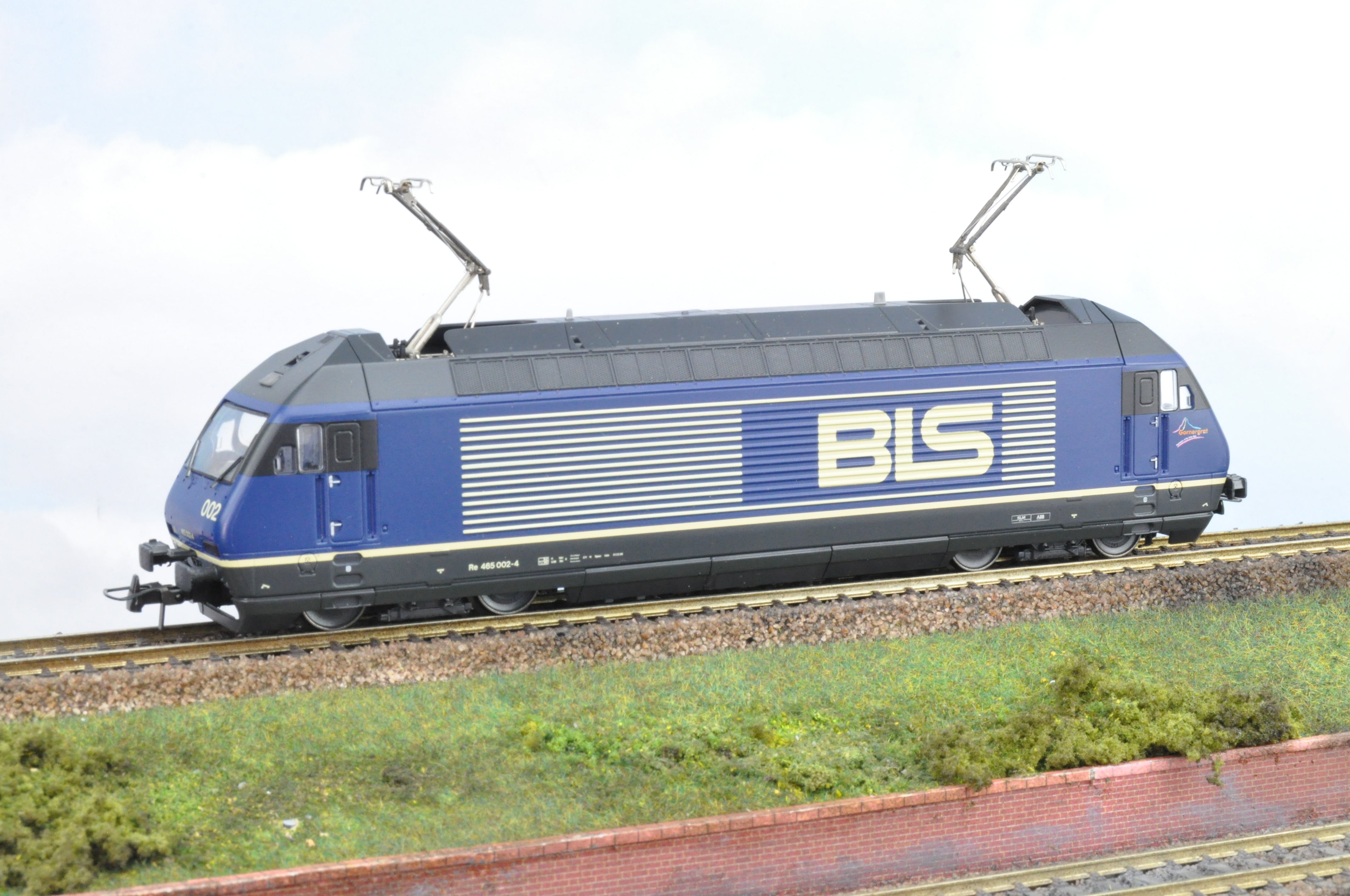 Roco HO Gauge 43656 Class Re 4/4 465 of the BLS Blue