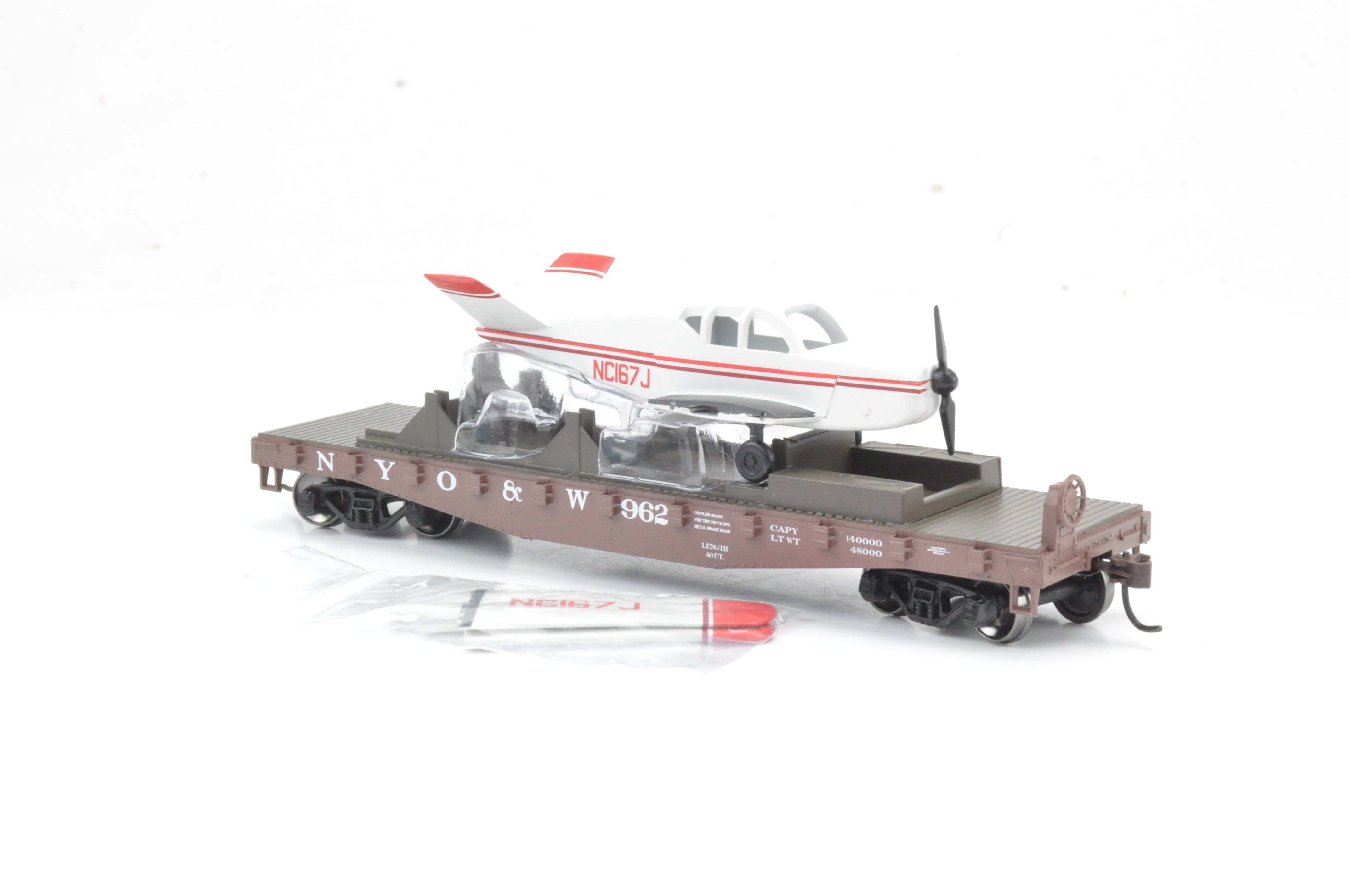Athearn HO Gauge 92204 NYO&W 40' Flat with Plane #962 - Boxed