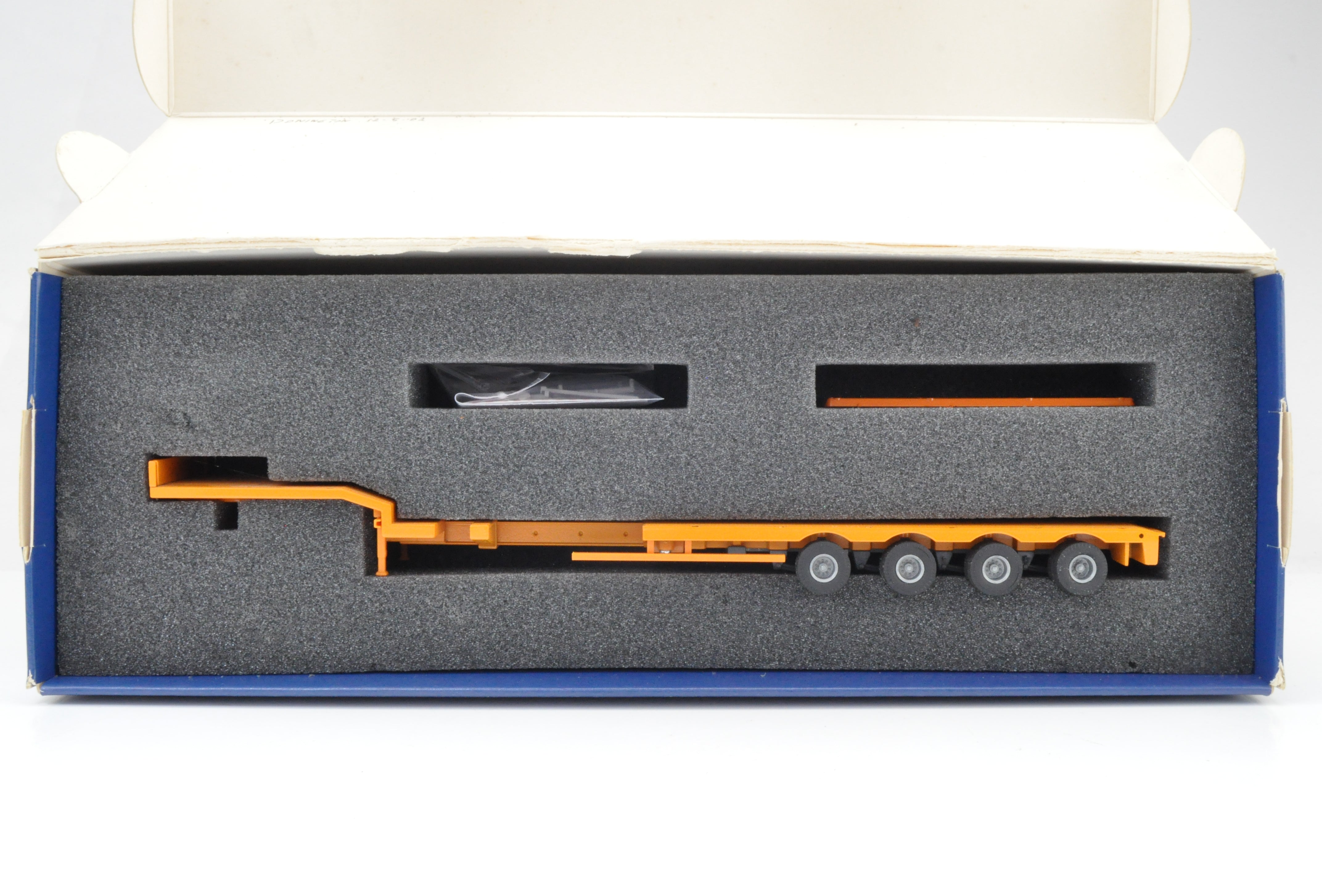 Zon Model 1:50 Scale 2001 4 Axle Nooteboom Multi-trailer - Orange