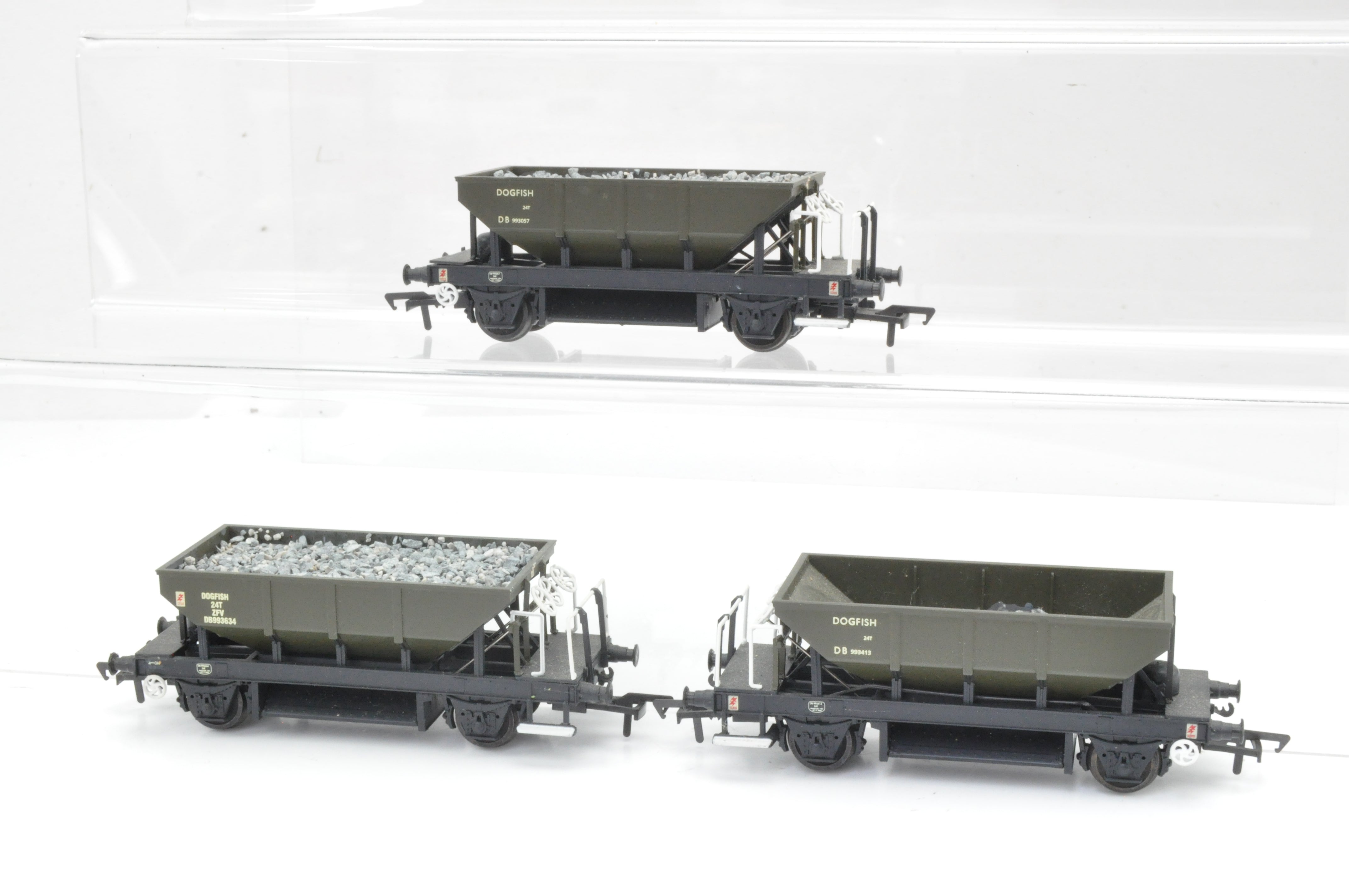 Heljan OO Gauge Rake of 3 Dogfish Wagons, Engineers Olive Green (with