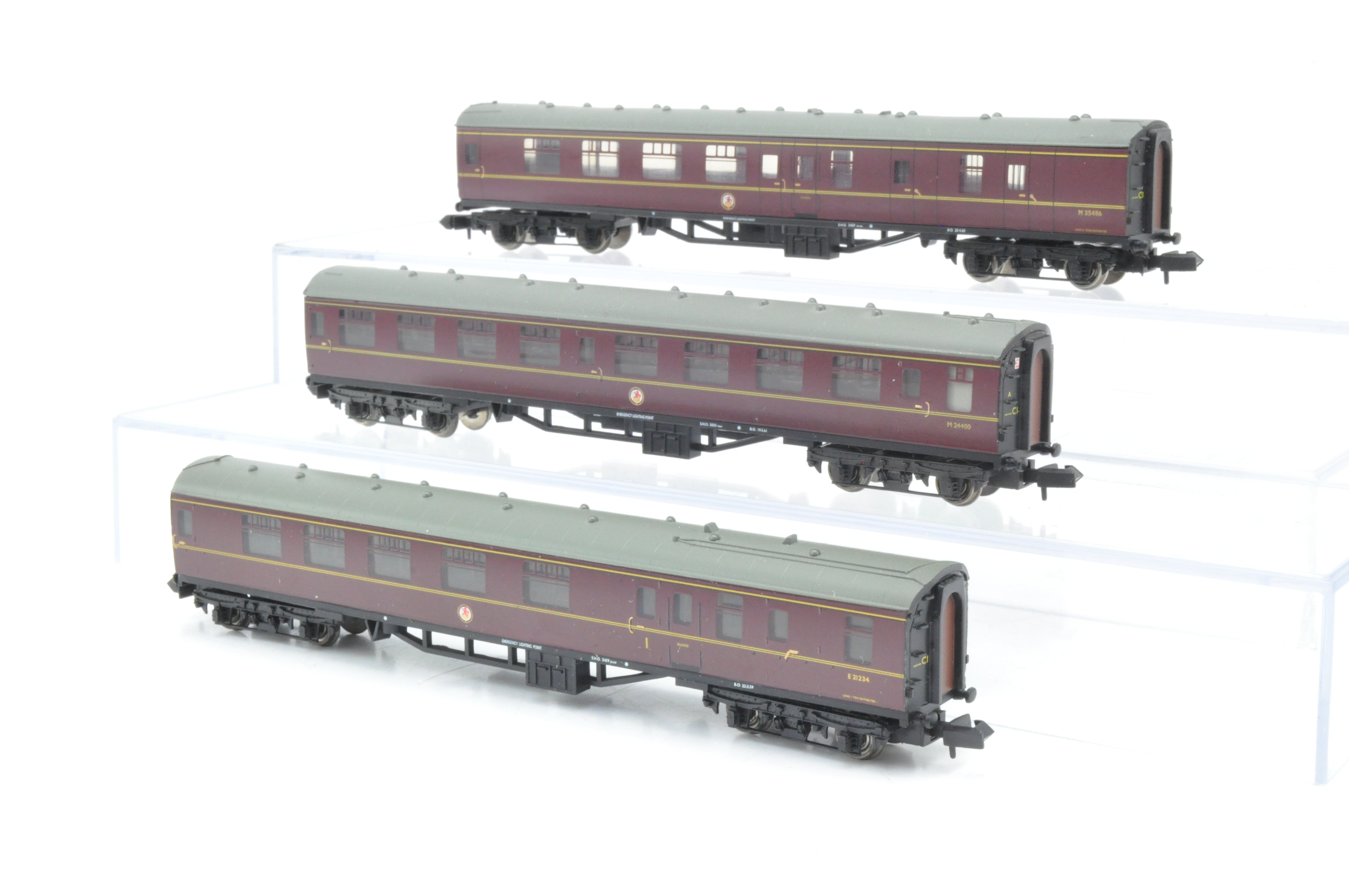 Graham Farish N Gauge Rake of 3 Maroon Mk1 Coaches, SK, BFK & BSK - Un