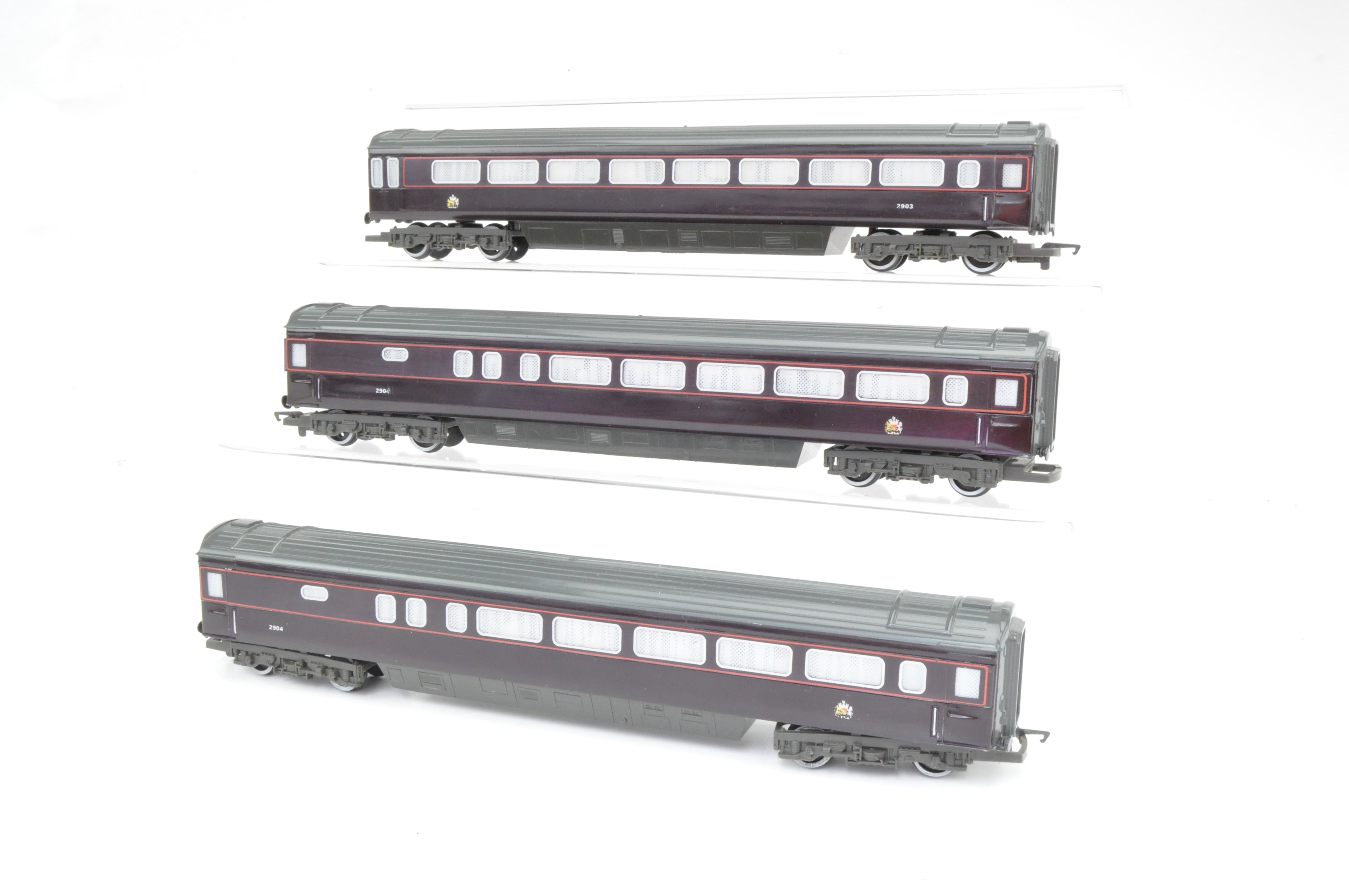 Hornby OO Gauge Rake of 3 Royal Train Coaches - Unboxed