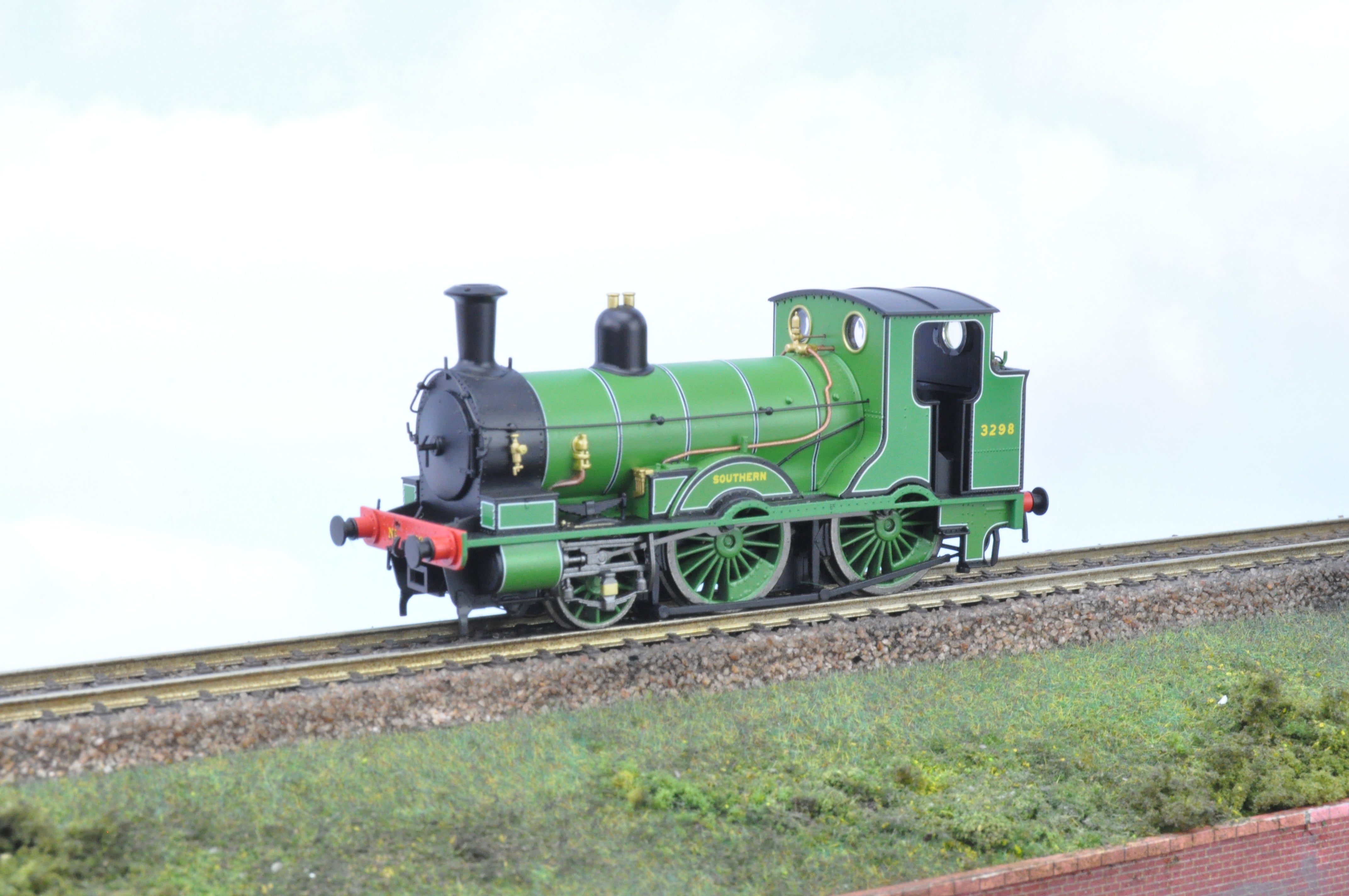 EFE Rail OO Gauge E85012 SR Malachite Green 2-4-0T Class 0298 Beattie