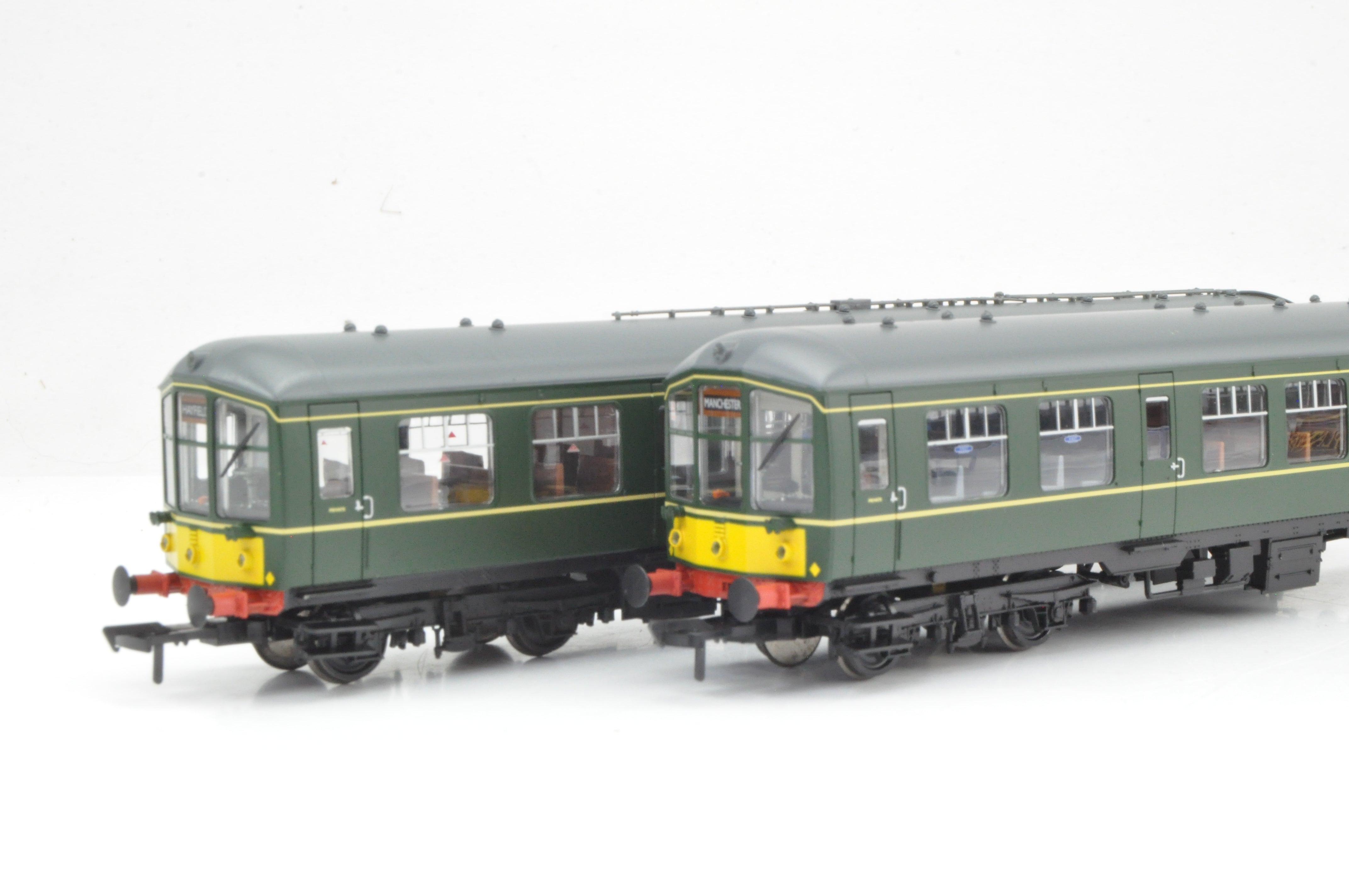 Bachmann OO Gauge 32-515A Derby Lightweight 2 Car DMU in BR Green with