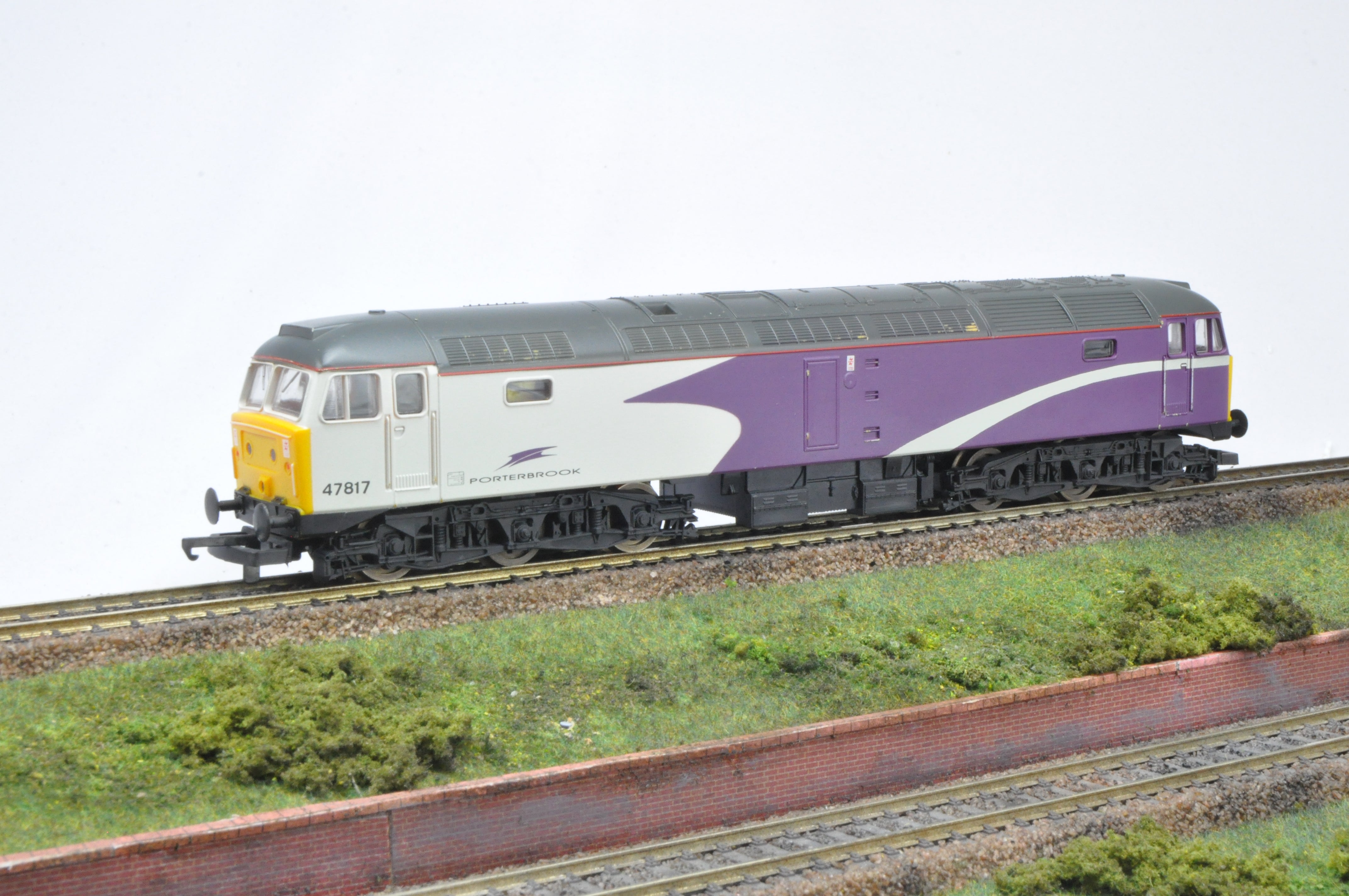 Lima OO Gauge Class 47 Diesel 47817 Porterbrook - Unboxed