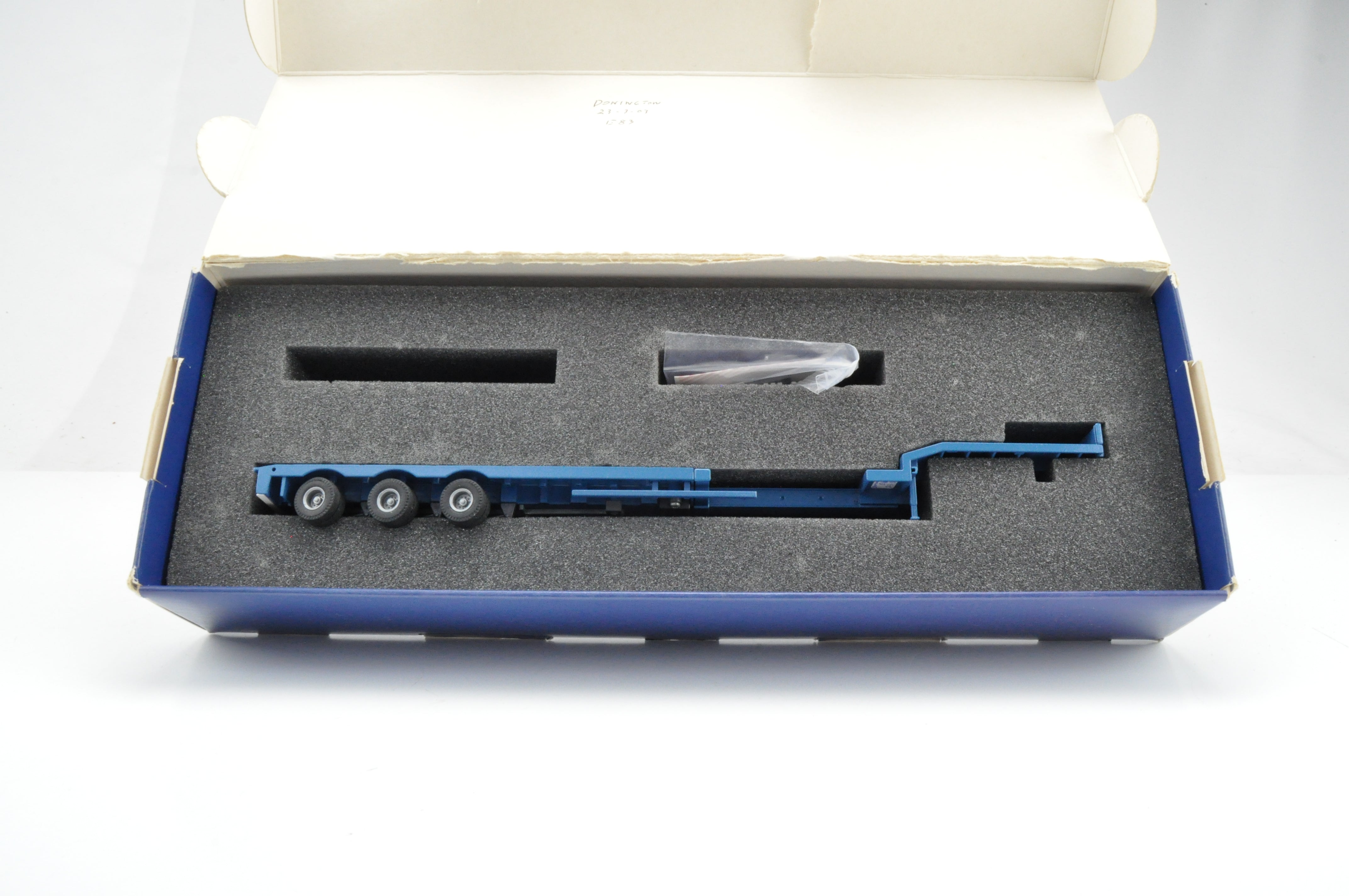 Zon Model 1:50 Scale 2001 3 Axle Nooteboom Multi-trailer - Blue