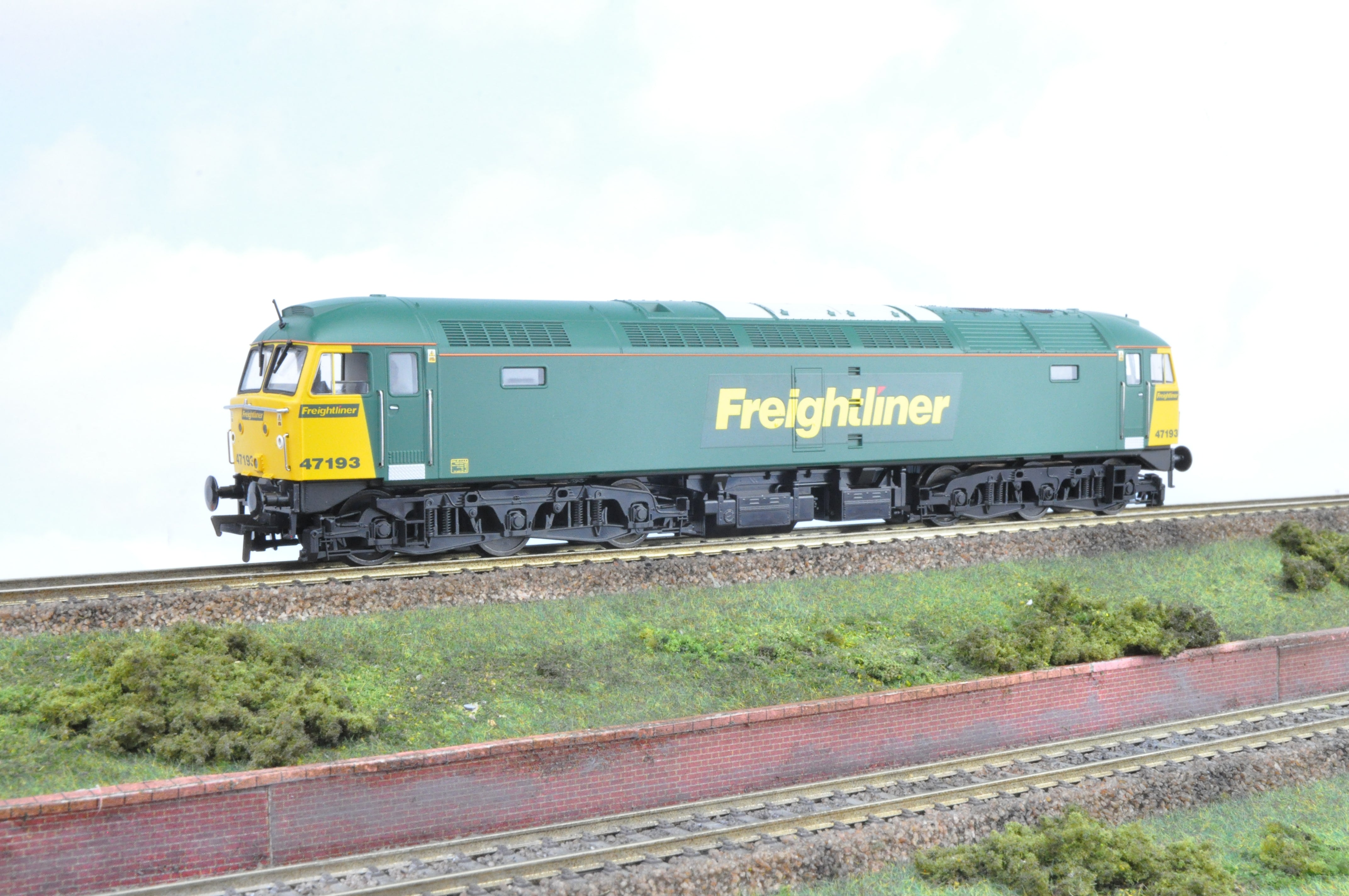 Heljan OO Gauge 4680 Freightliner Class 47 47193