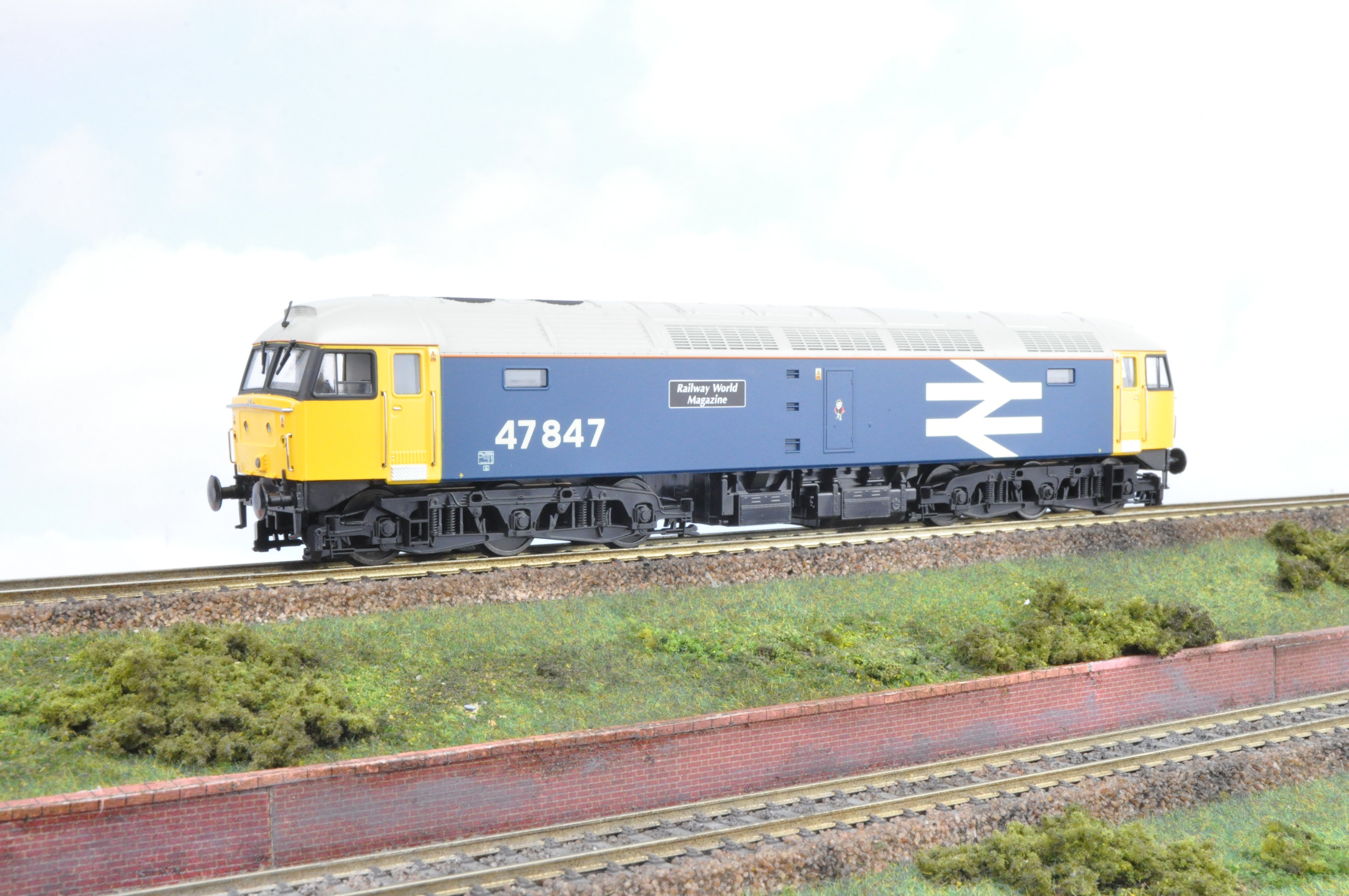 Heljan OO Gauge 4668 Heritage Large Logo Blue Class 47 47847 'Railway