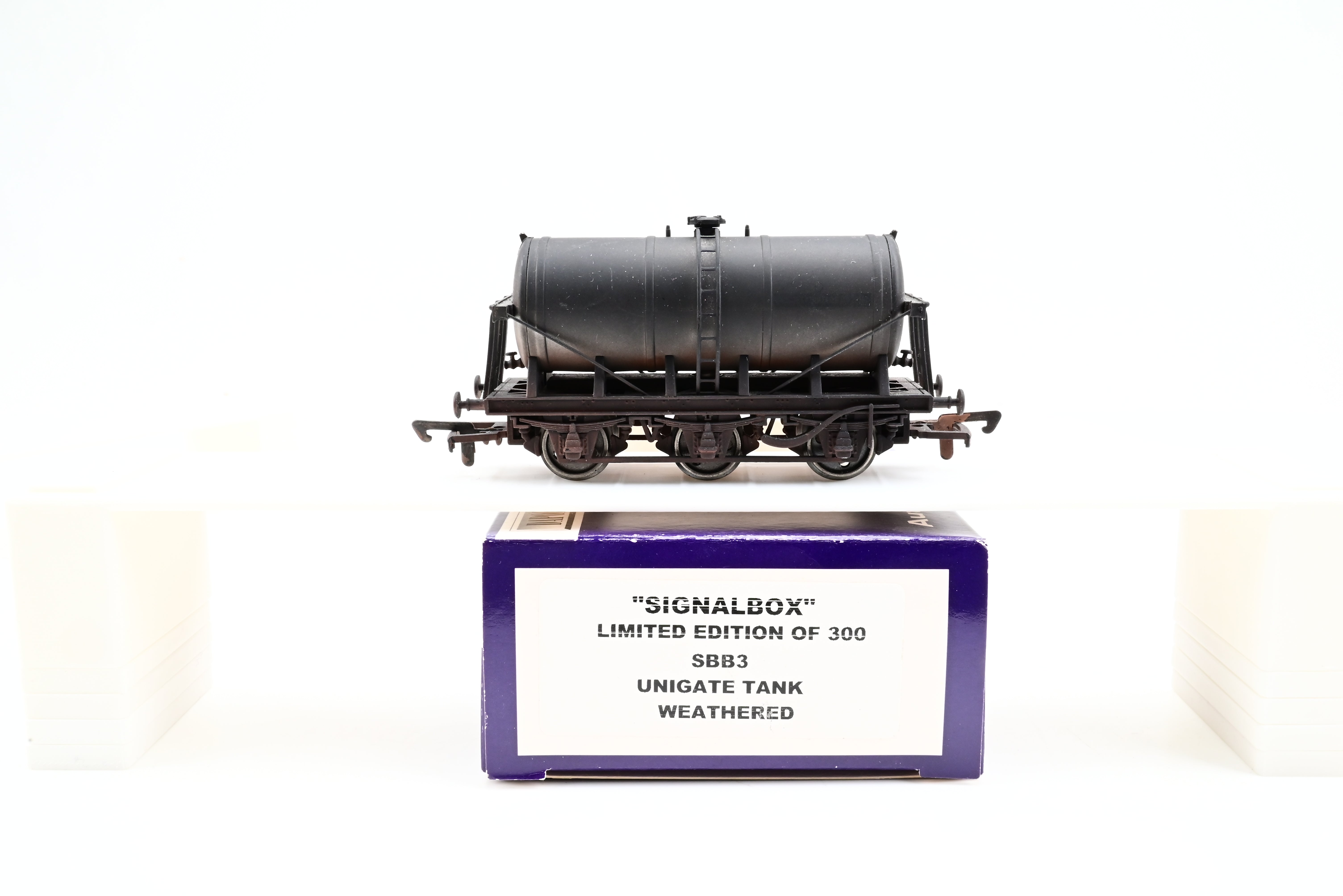 Dapol OO Gauge SBB3 "Signalbox" Unigate Tank - Limited Edition, Factor