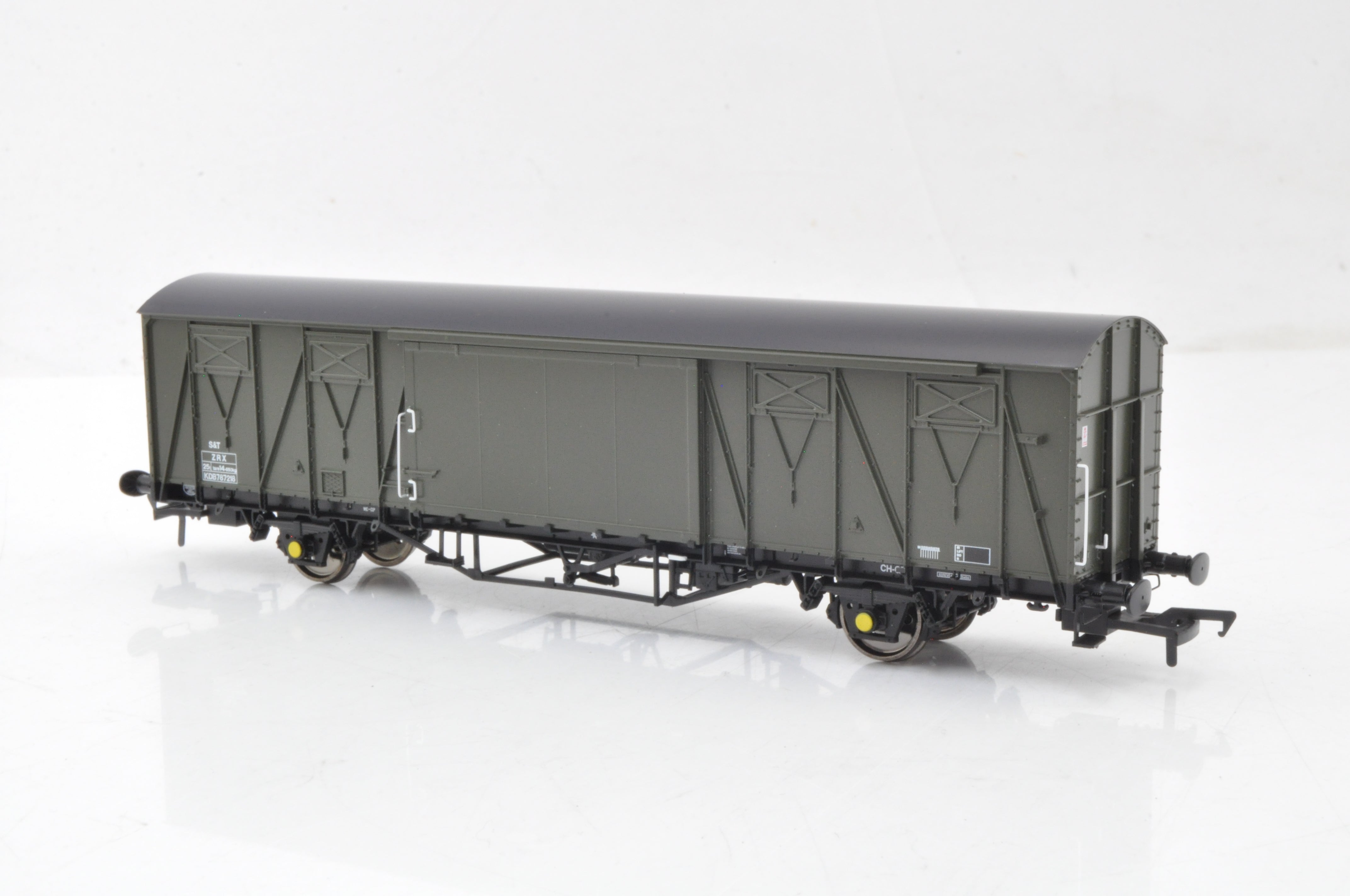 Rapido Trains 910010 1/227 Ferry Van No.DB787218 S& T Olive