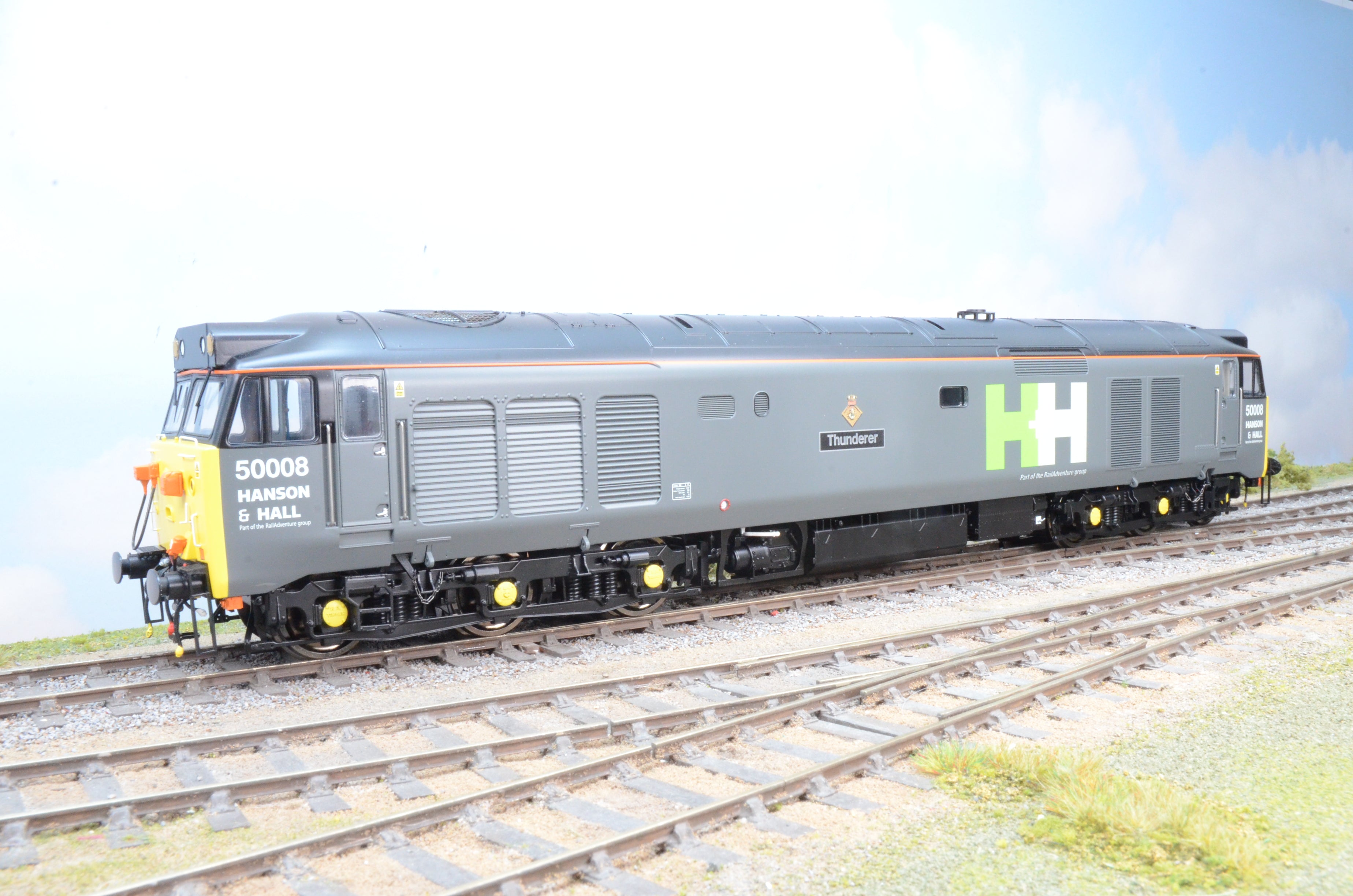 Heljan 7mm O Gauge 4034 Class 50 Diesel 50008 'Thunderer' Hansons & Ha