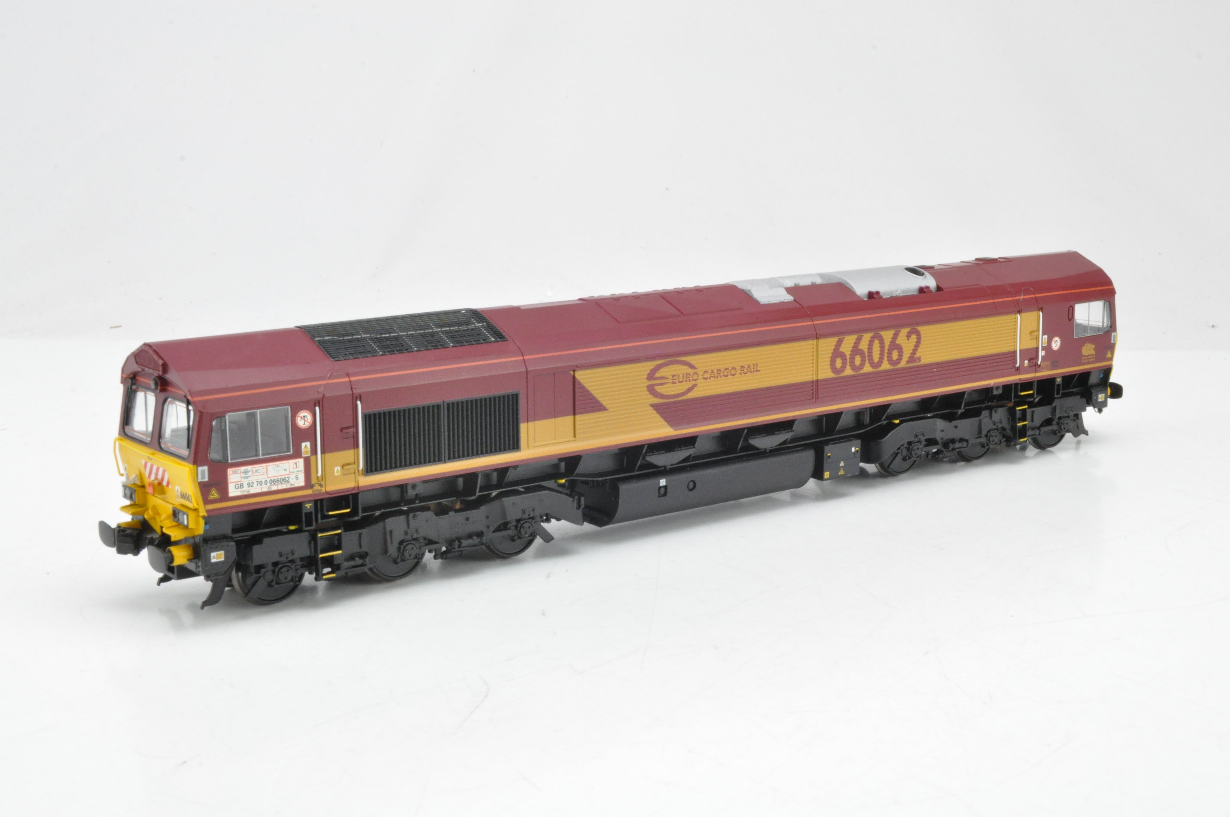 Bachmann OO Gauge 32-715WDS Class 66 Diesel 66062 Euro Cargo Rail. Sou