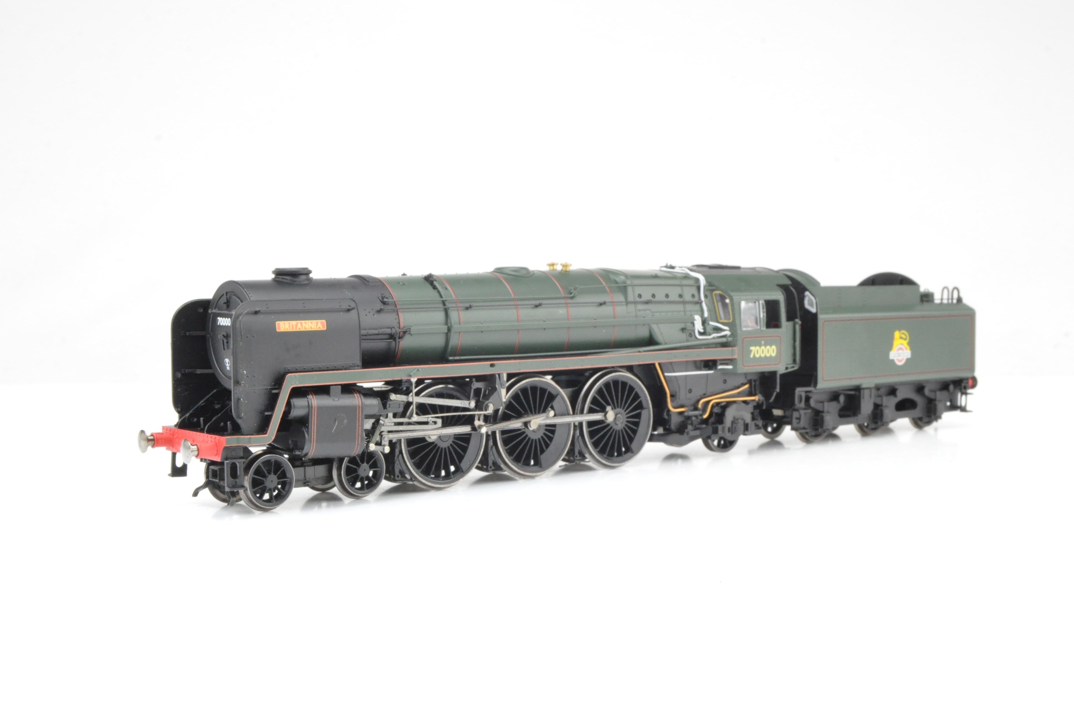 Hornby OO Gauge R2562 BR Green 'Britannia' No.70000