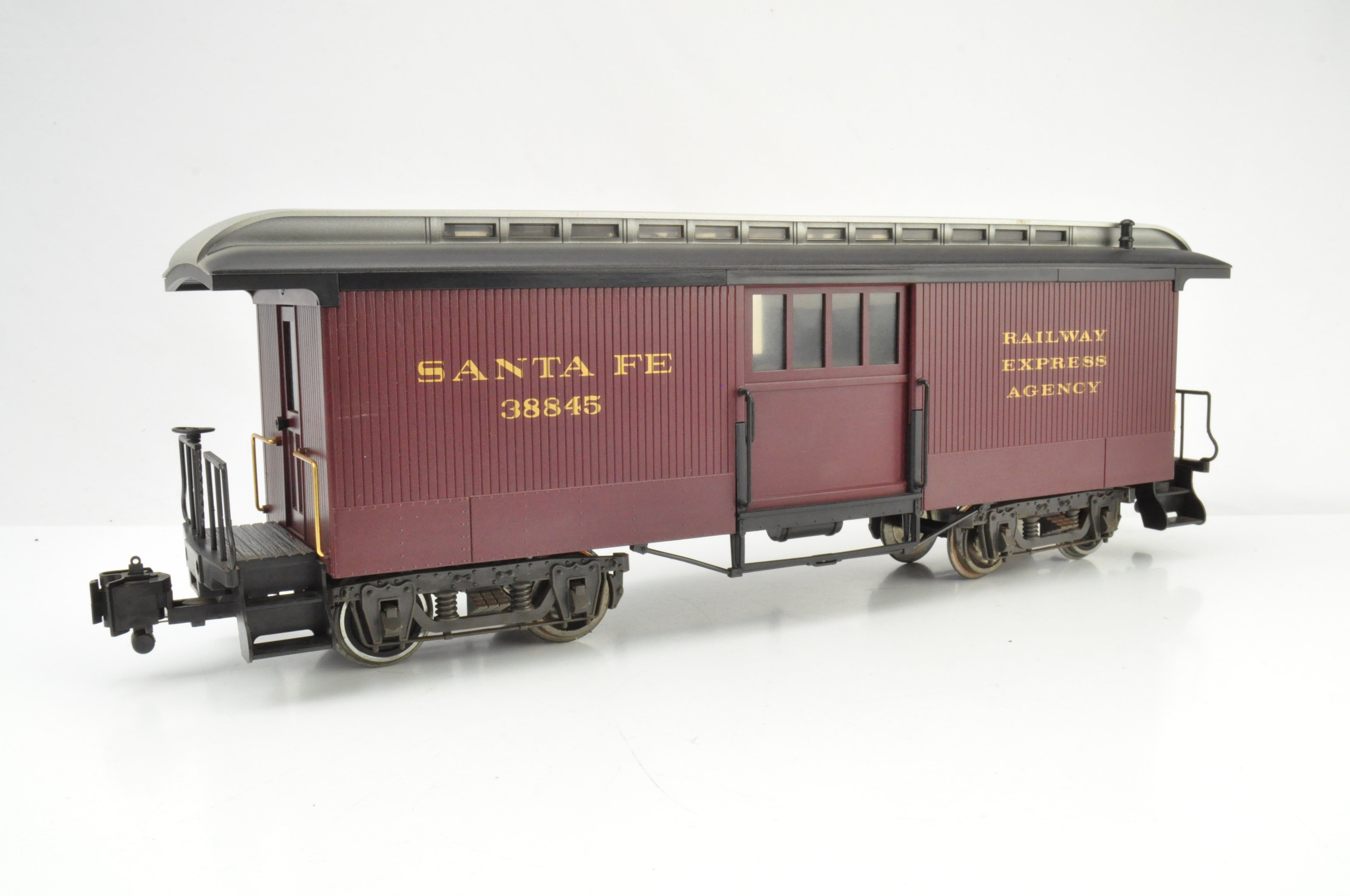 LGB G Gauge 38845 Santa Fe Brown Baggage Car #38845 - Boxed