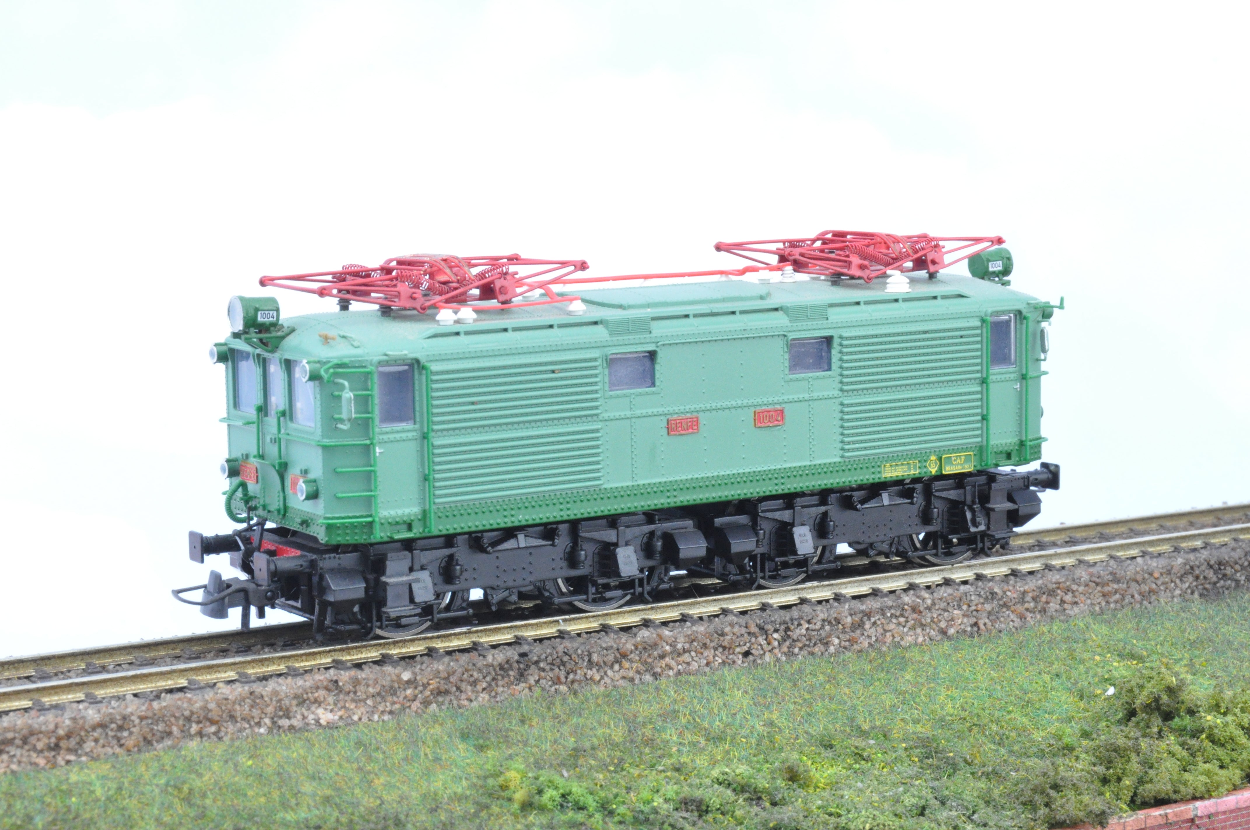 Roco HO Gauge 62680 RENFE 281 005-9 Electric Locomotive - Boxed