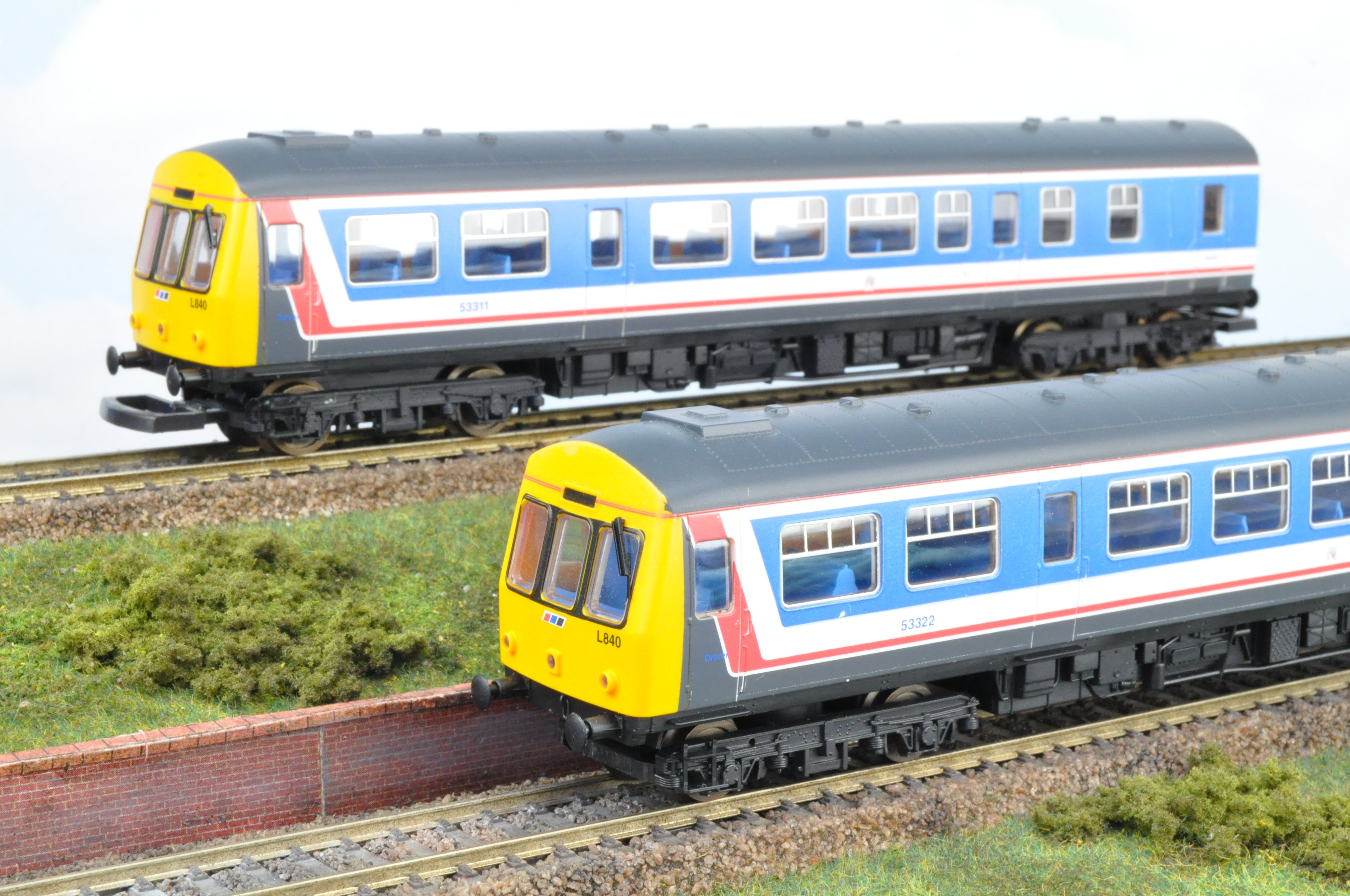 Lima OO Gauge L149896 Network Southeast Class 101 2-car DMU No.101840