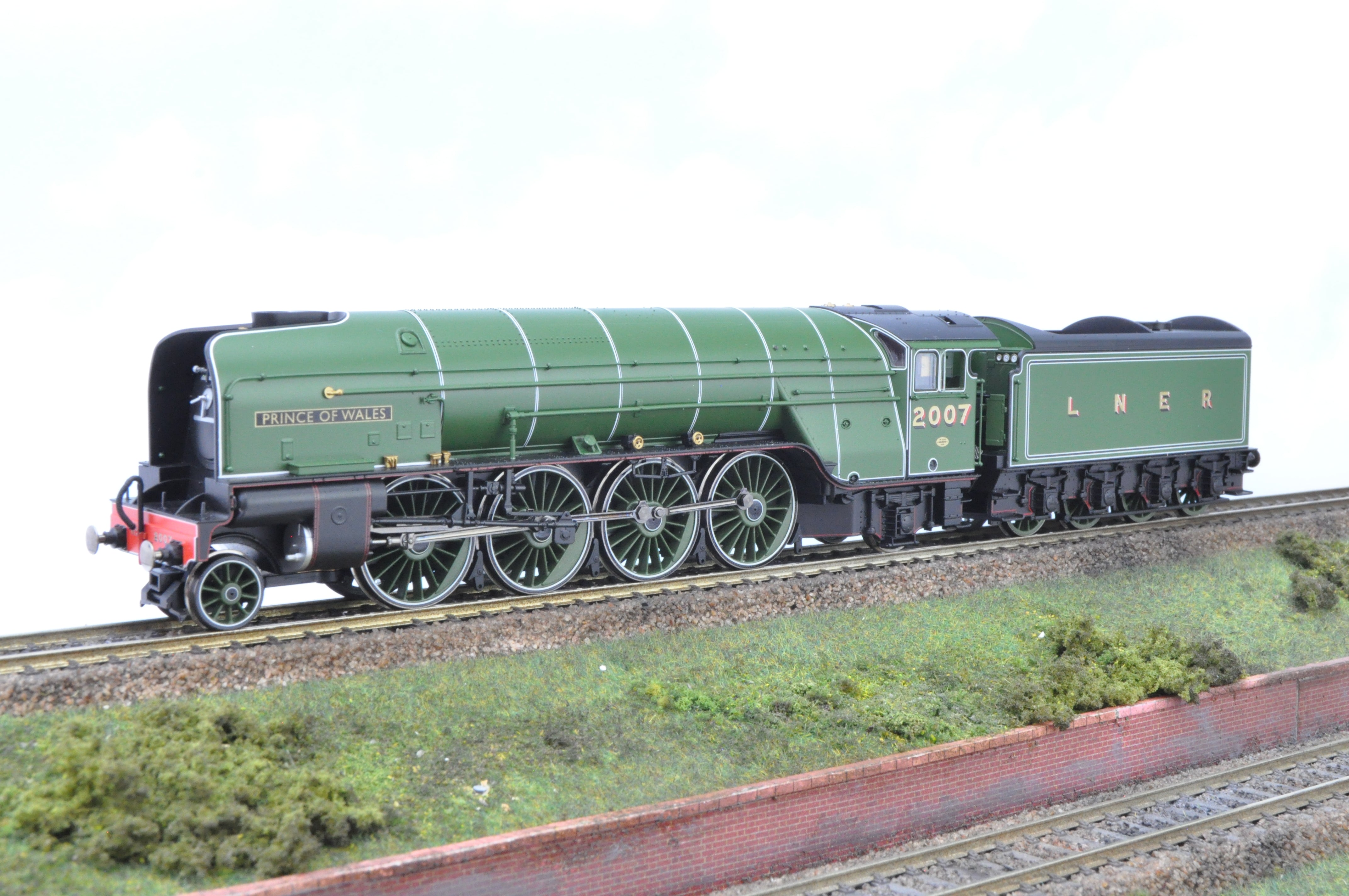 Hornby OO Gauge R3983 LNER, P2 Class, 2-8-2, 2007 Prince of Wales - Bo