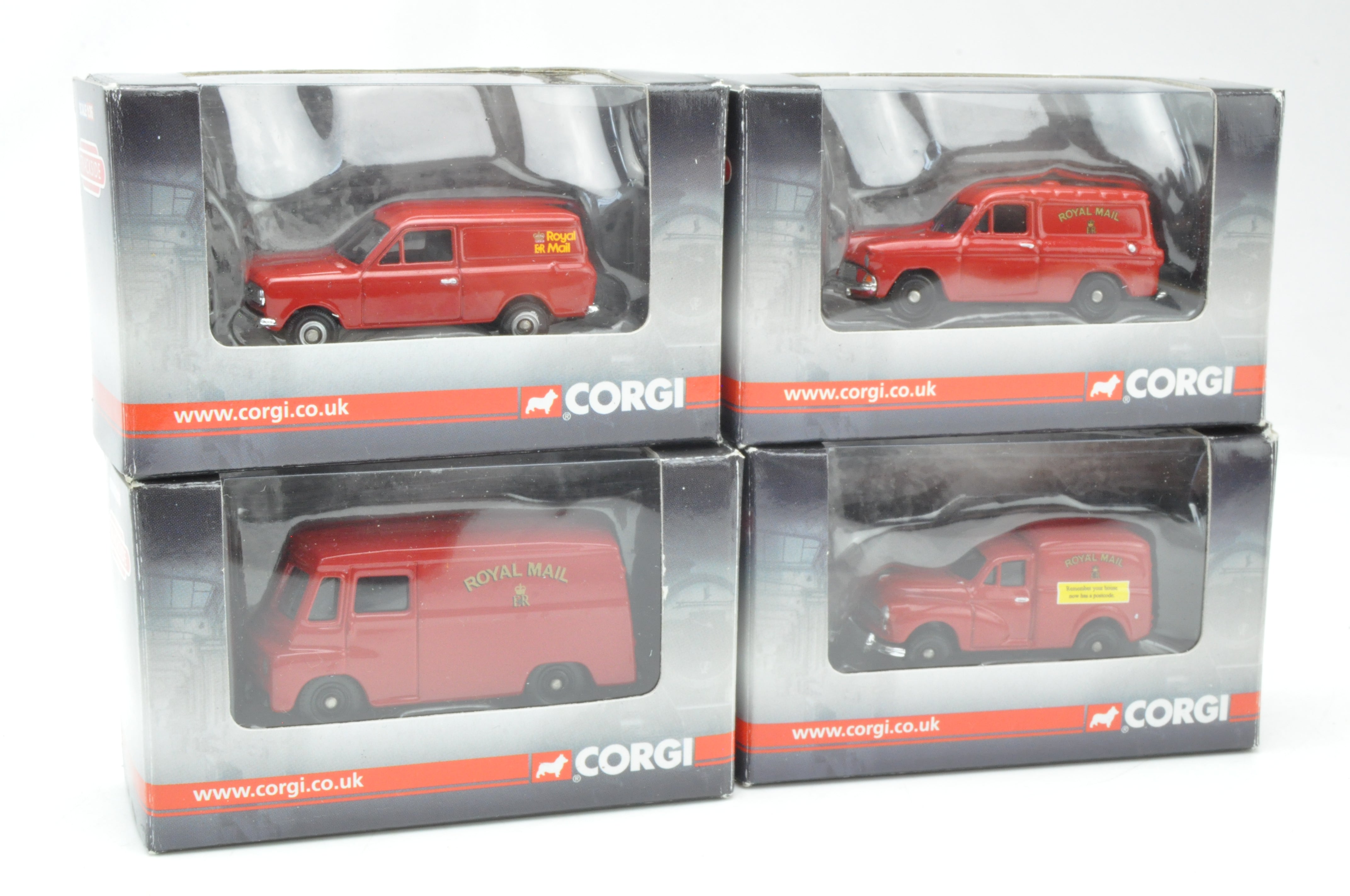 Corgi Trackside 1:76 RM2004 Royal Mail Van Set