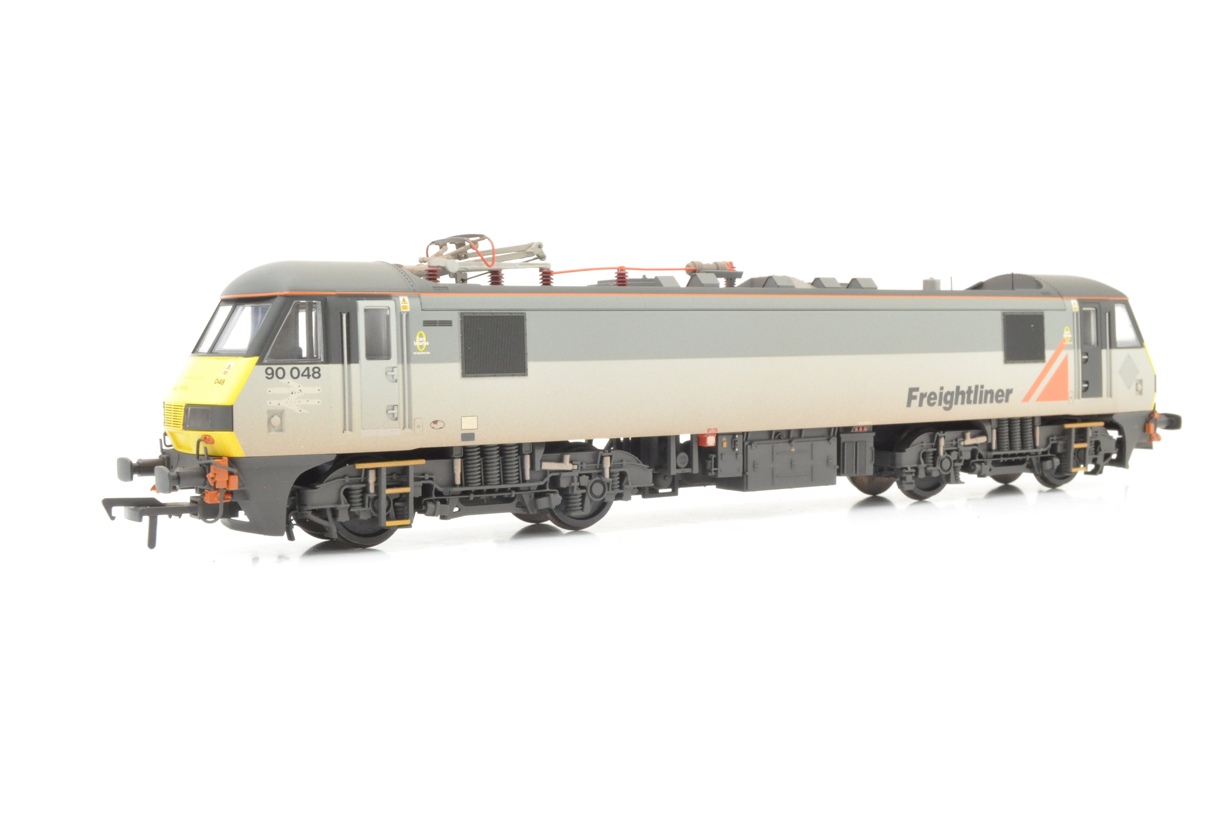 Bachmann OO Gauge 32-620 Freightliner Grey Class 90 90048 - Weathered