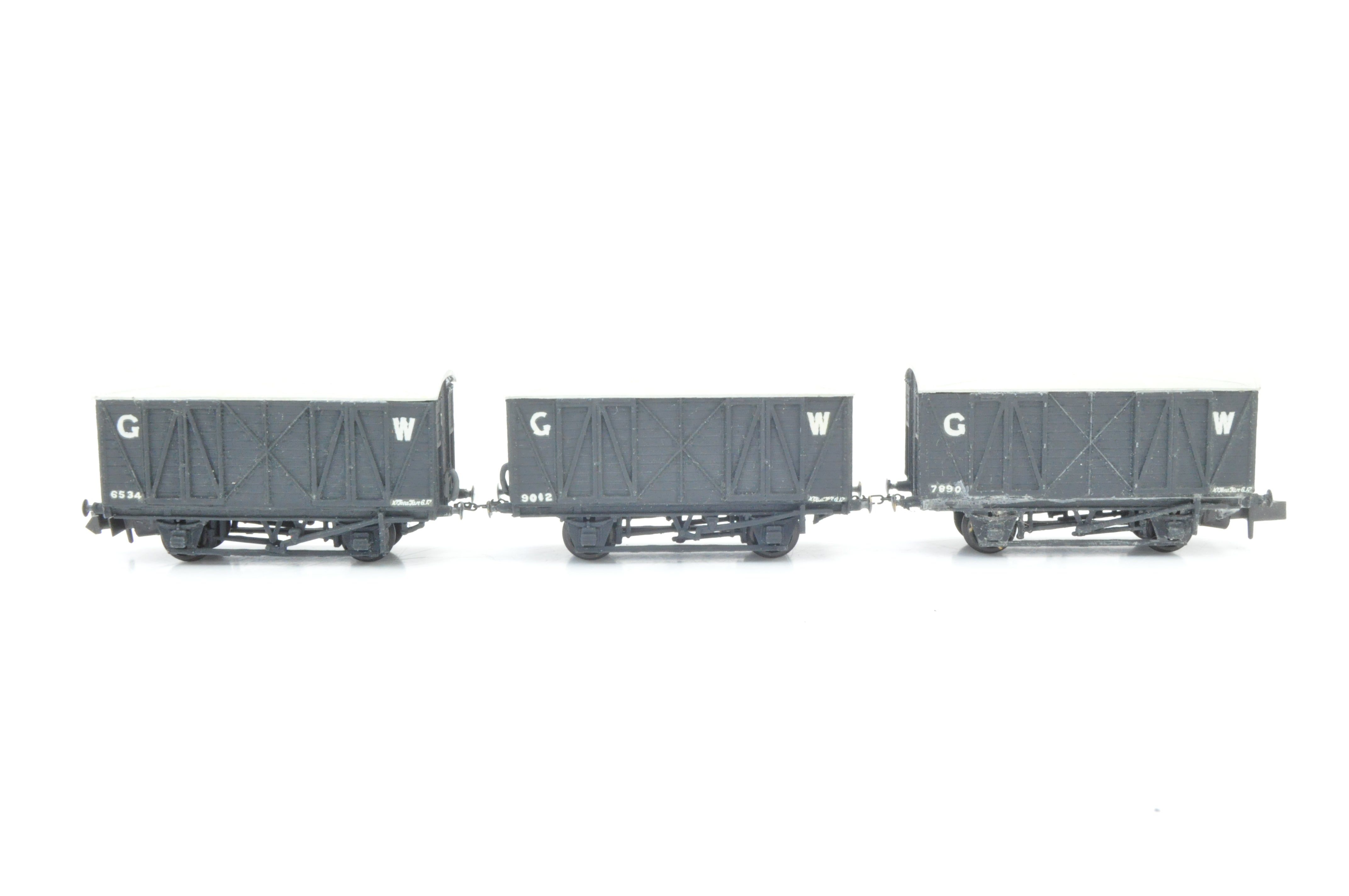 Kit Built N Gauge Rake of 3 GW Grey Box Vans - Unboxed