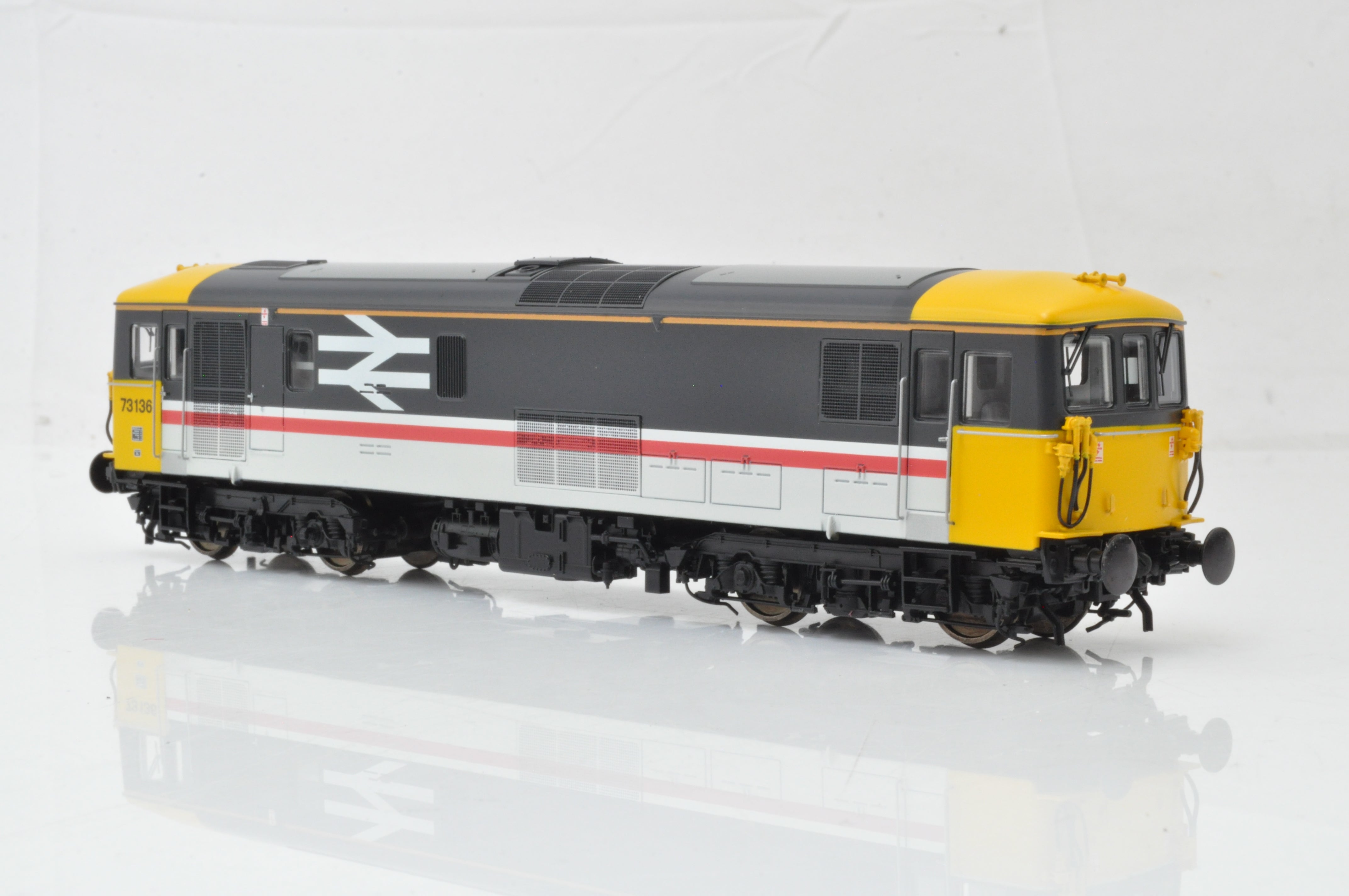 Dapol 4D-006-020S Class 73 Intercity Executive '73136'