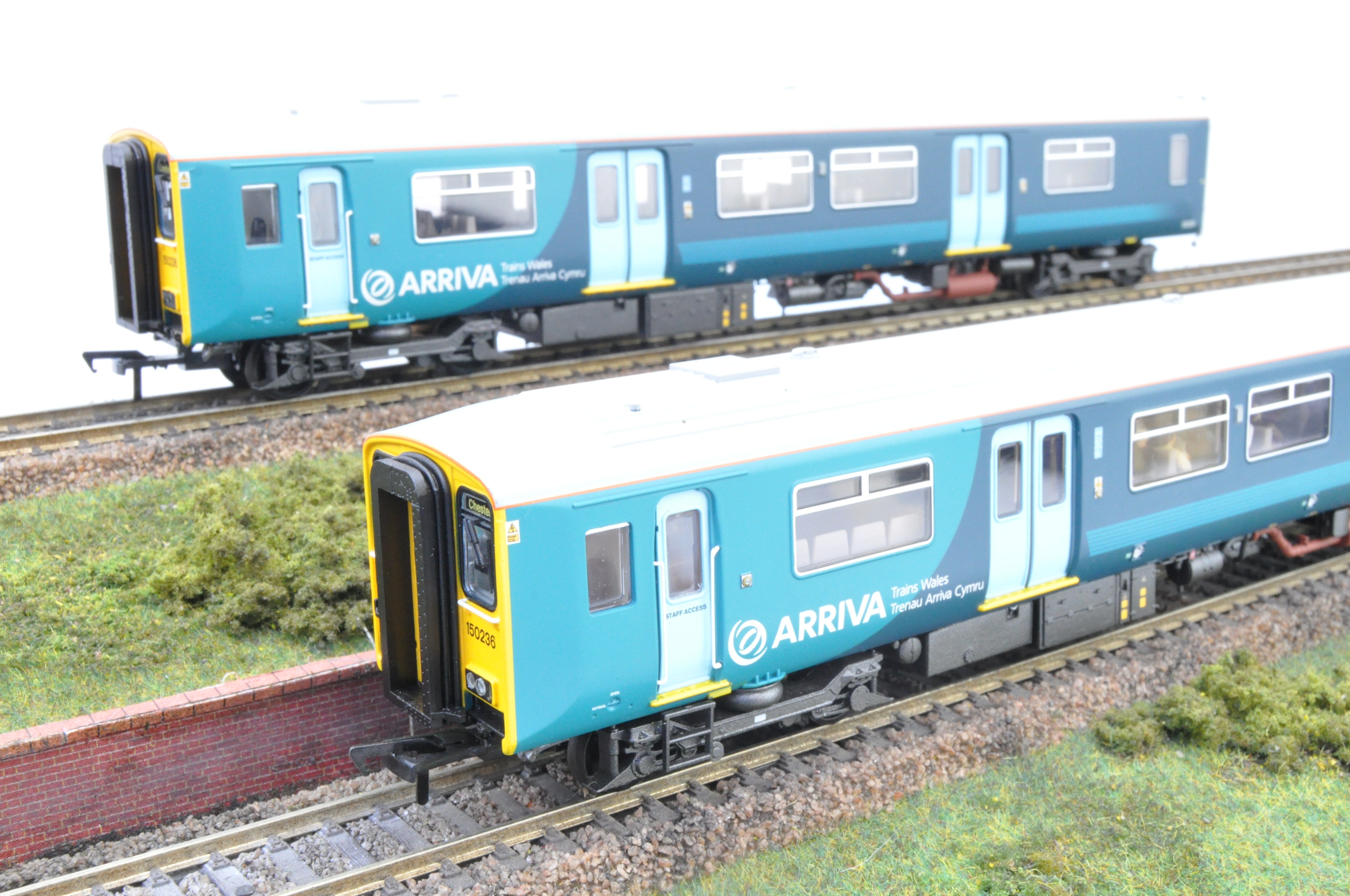 Bachmann OO Gauge 32-939DS Arriva Trains Wales Class 150/2 150236 - DC