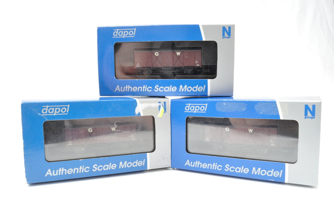 Dapol N Gauge Rake of 3 GWR Brown Fruit D Wagons - Boxed