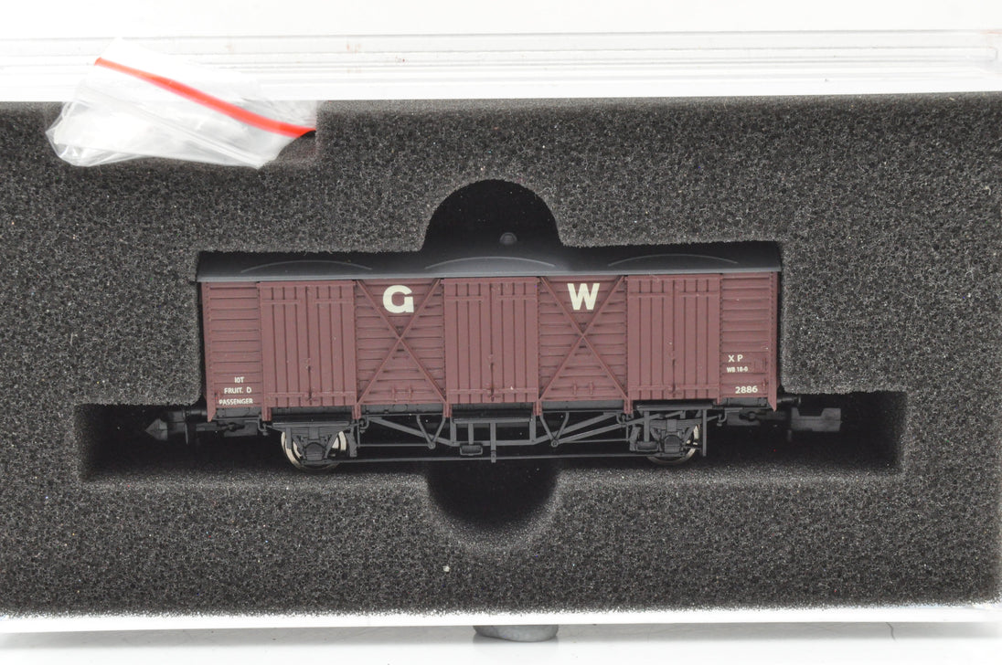 Dapol N Gauge Rake of 3 GWR Brown Fruit D Wagons - Boxed