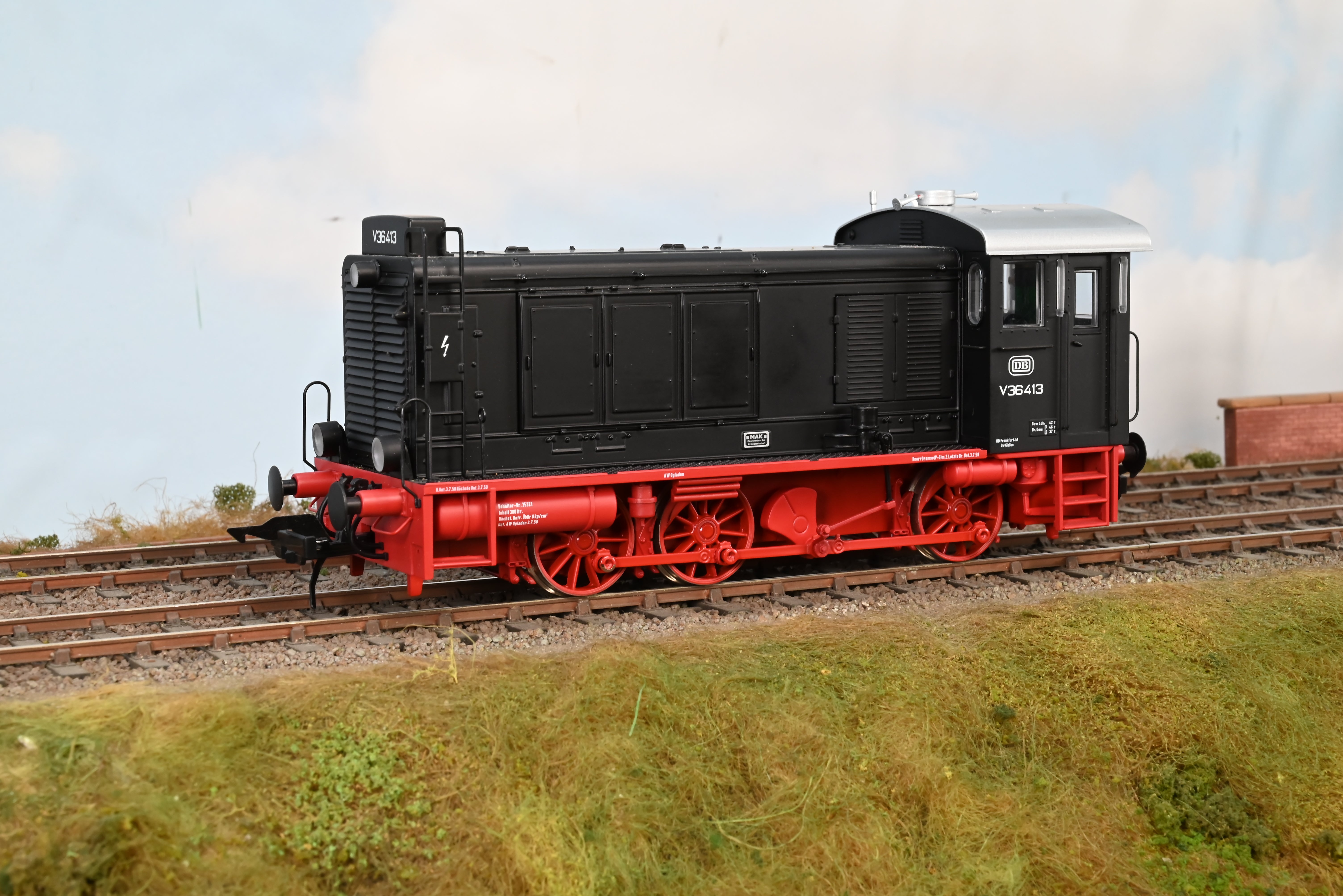 Lenz 7mm O Gauge 40100 DB V36 Diesel Locomotive V 36 413