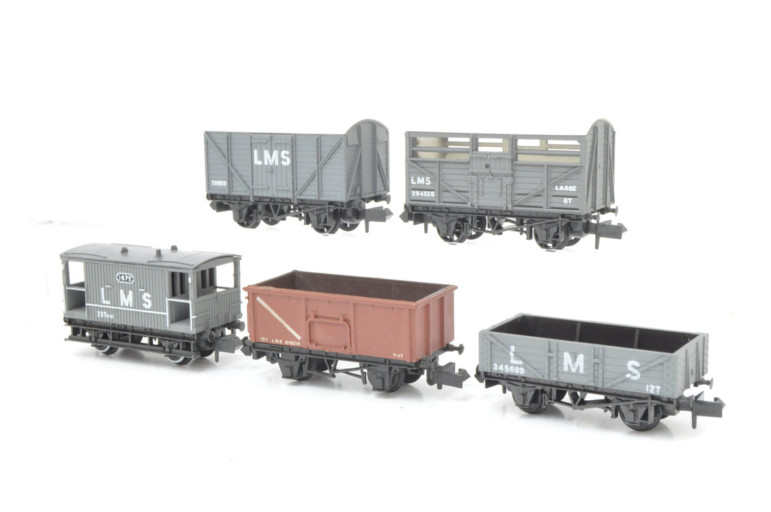 Peco/Graham Farish NGauge Rake of LMS Vans, Wooden Mineral & Steel Min