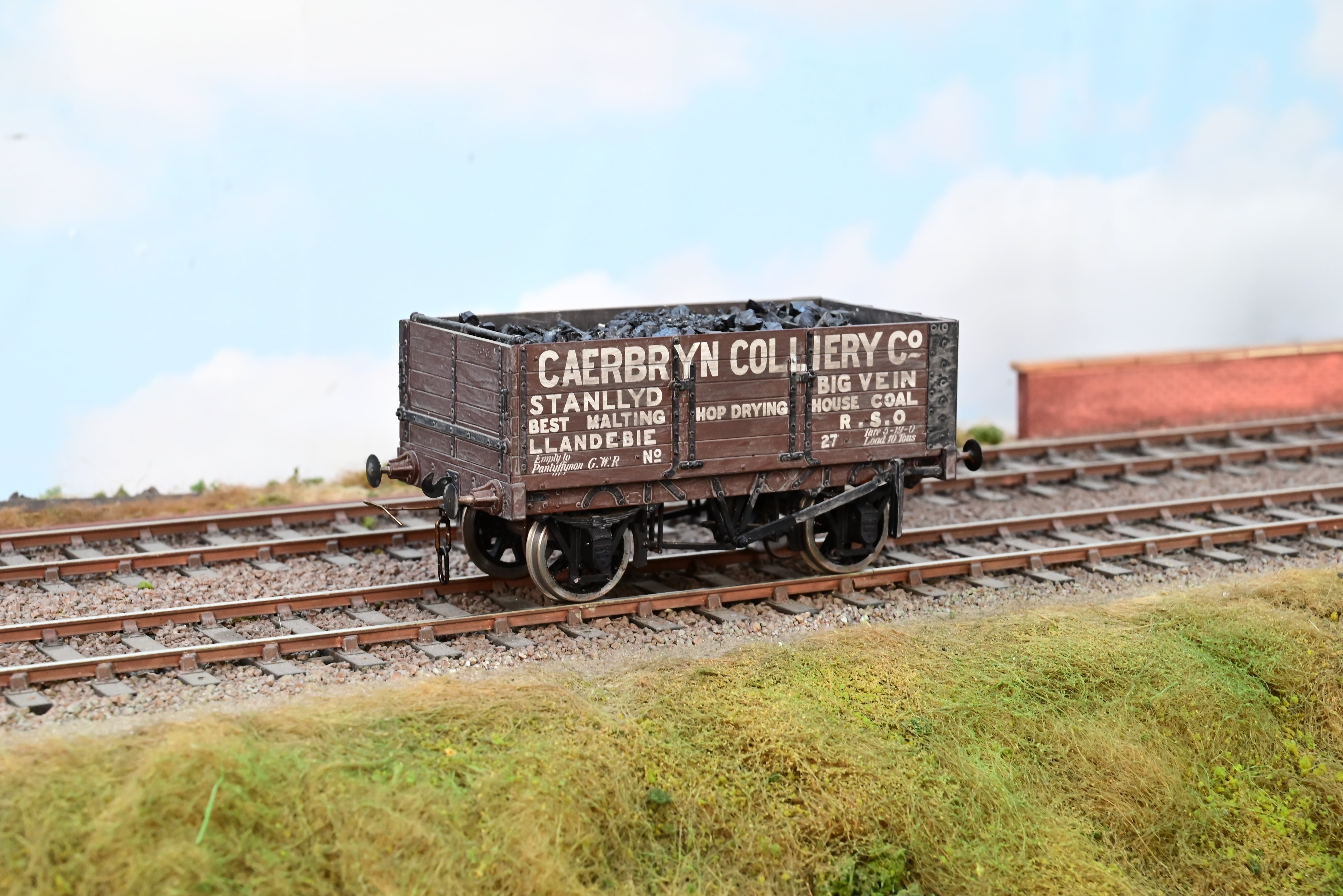 Slaters 7mm O Gauge PO Wooden Mineral Wagon 'Caerbryn Colliery' #27 (W