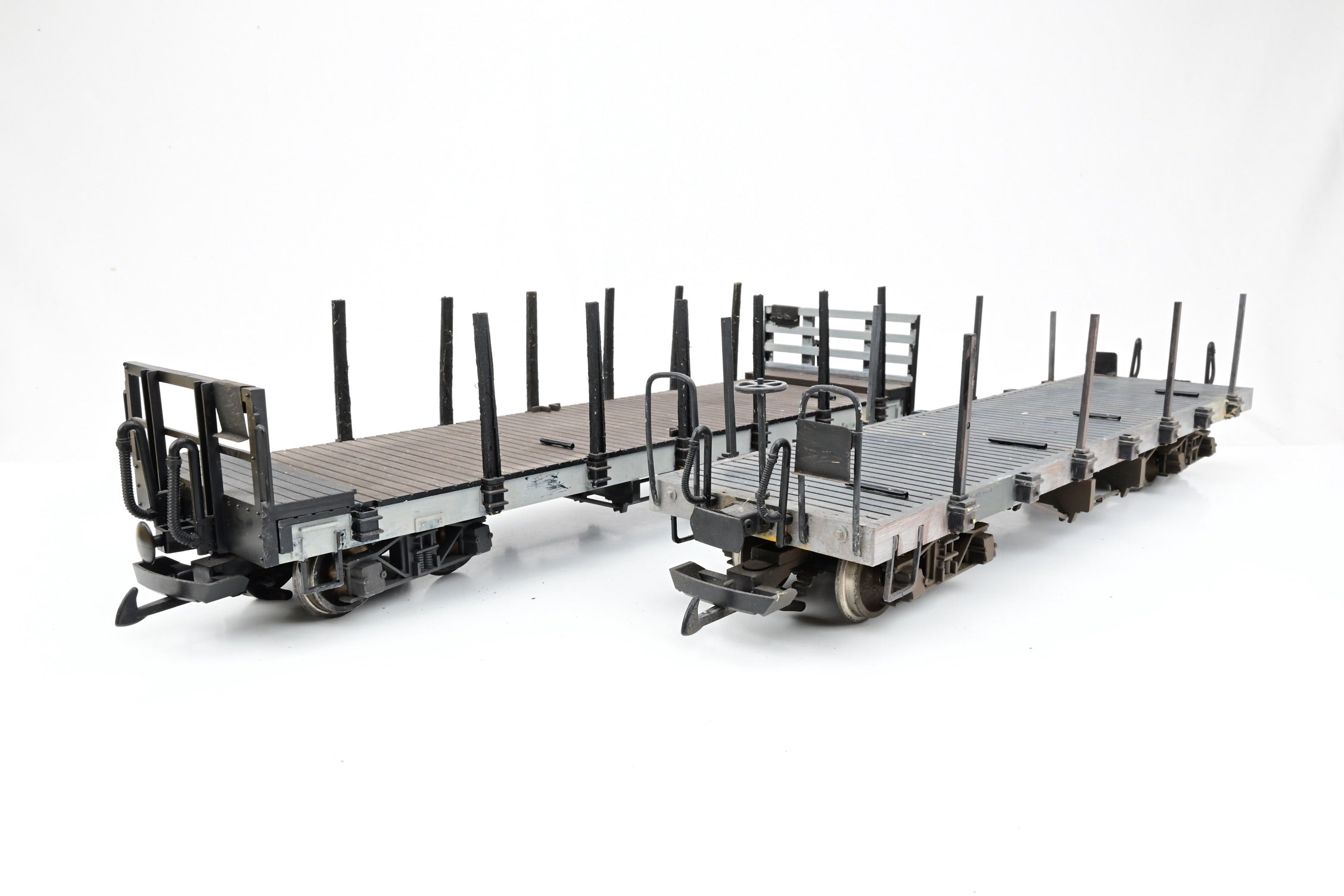 Bachmann G Gauge Pair of Grey Flat Wagons