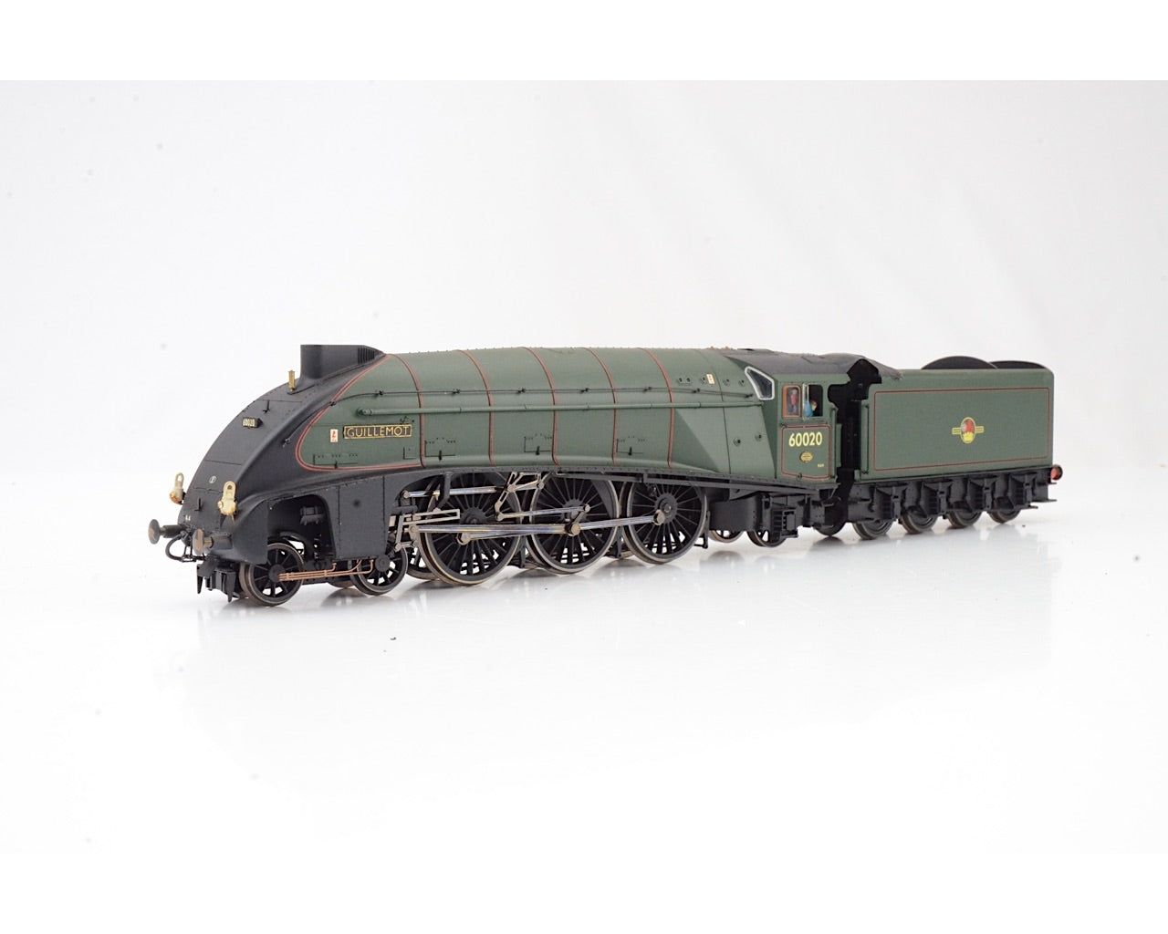 Hornby OO Gauge BR Green Class A4 No.60020 'Guillemot'