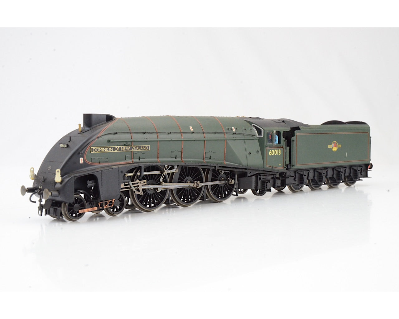Hornby OO Gauge BR Green Class A4 No.60013 'Dominion of New Zealand'