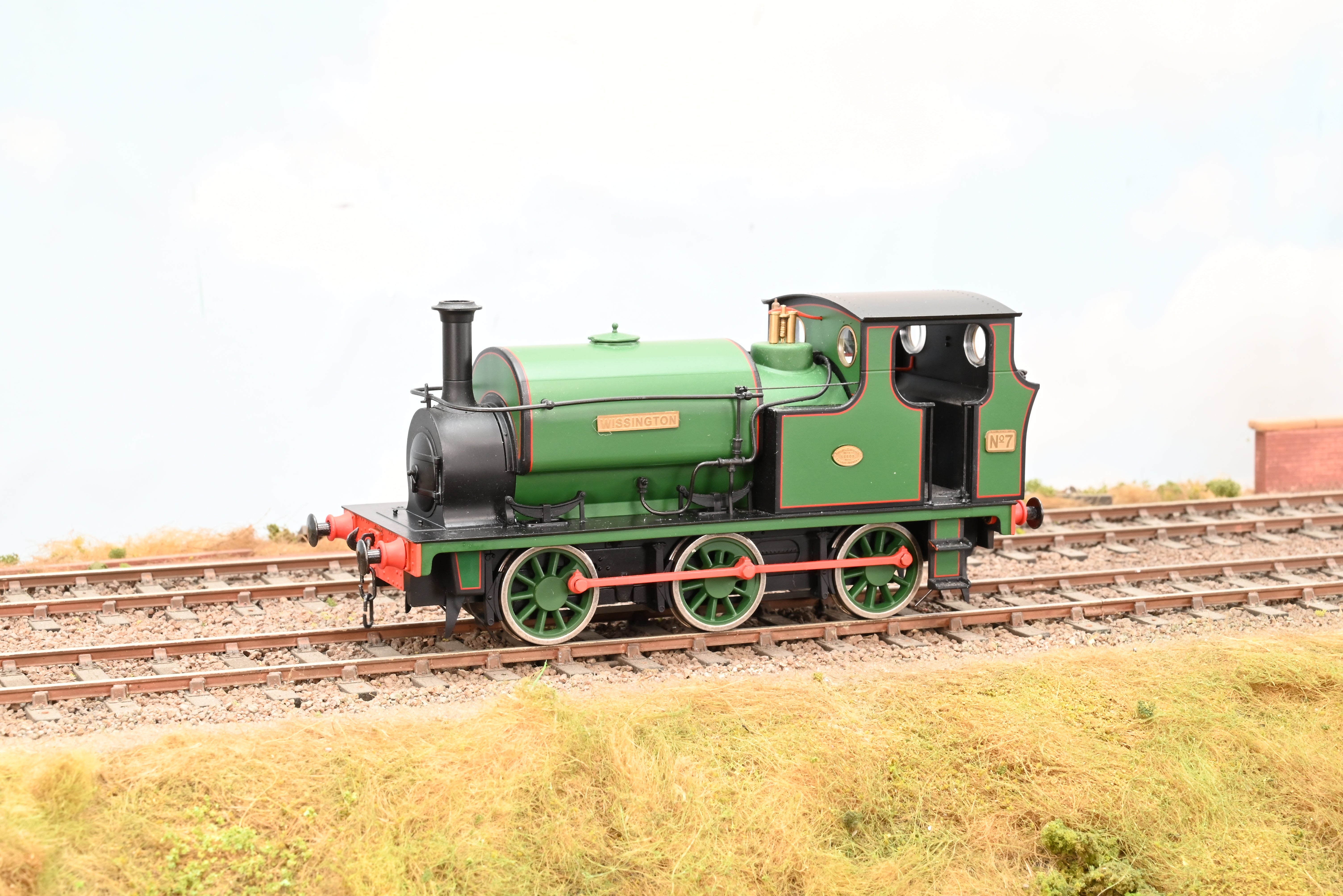 Ixion Models O Gauge IOS-HCF Hudswell Clarke (Forest Green lined red/b