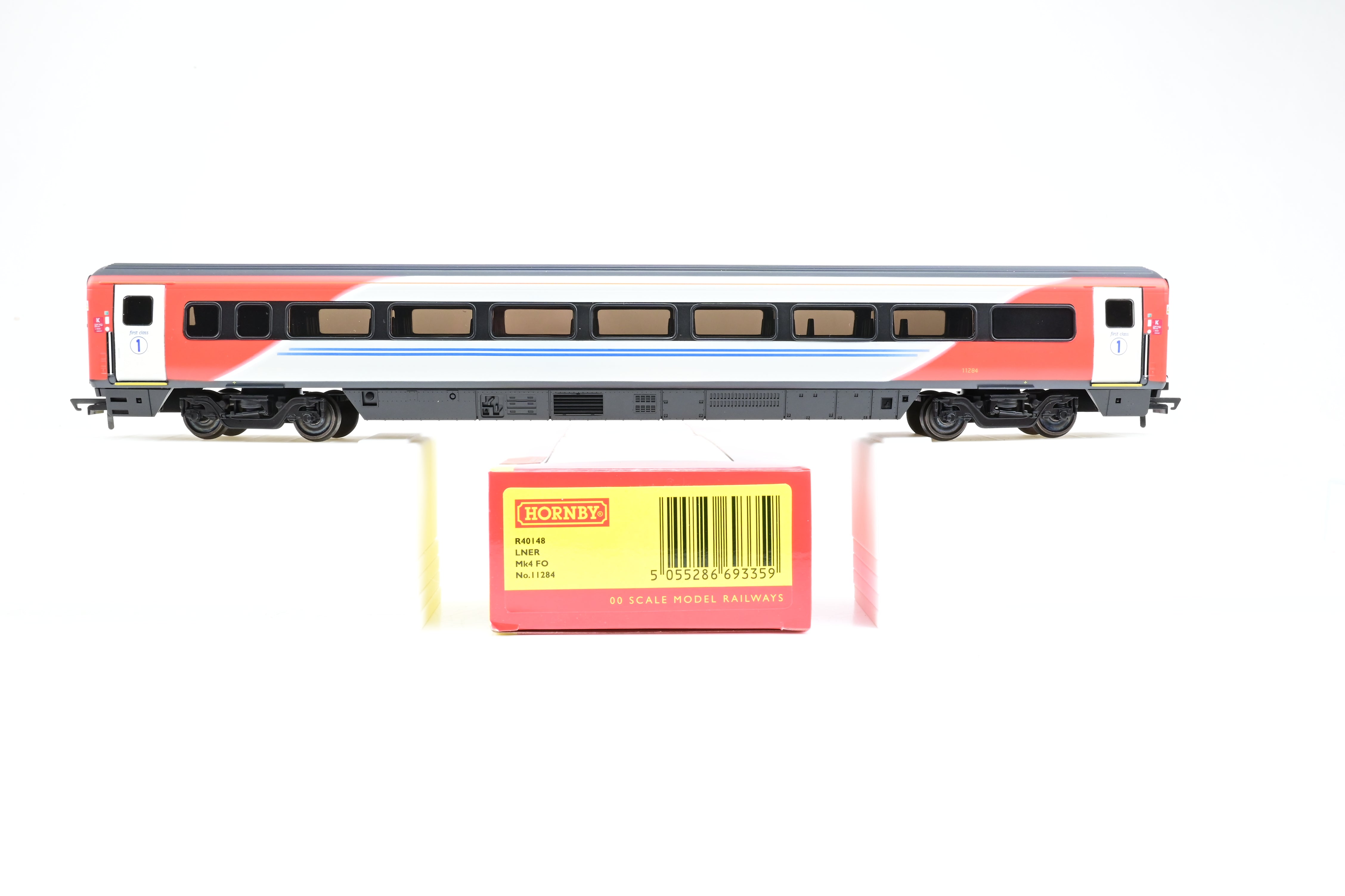 Hornby OO Gauge R40148 LNER Mk4 FO Coach No.11284 - Boxed