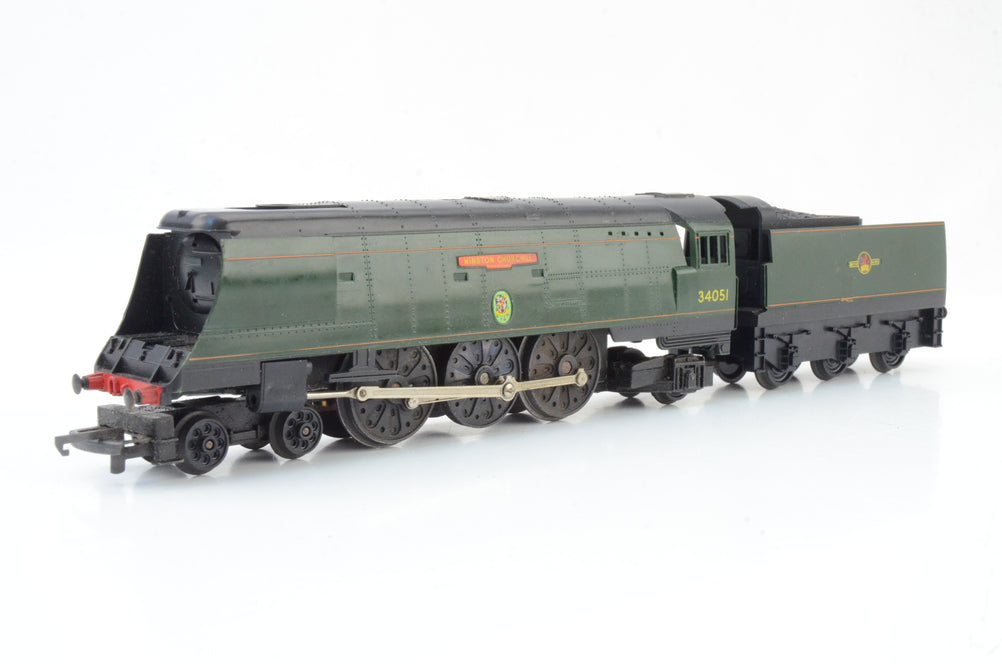 Tri-ang OO Gauge BR 4-6-2 Battle of Britain 24051 'Winston Churchill'