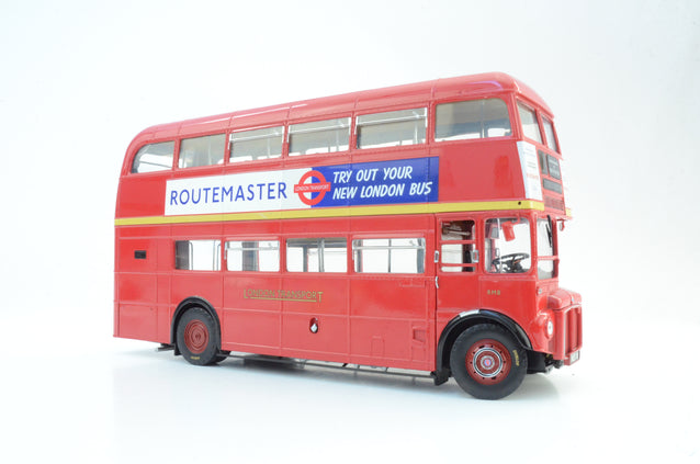 Sun Star 1:24 Scale 2901: RM8-VLT 8: The Original Routemaster, London