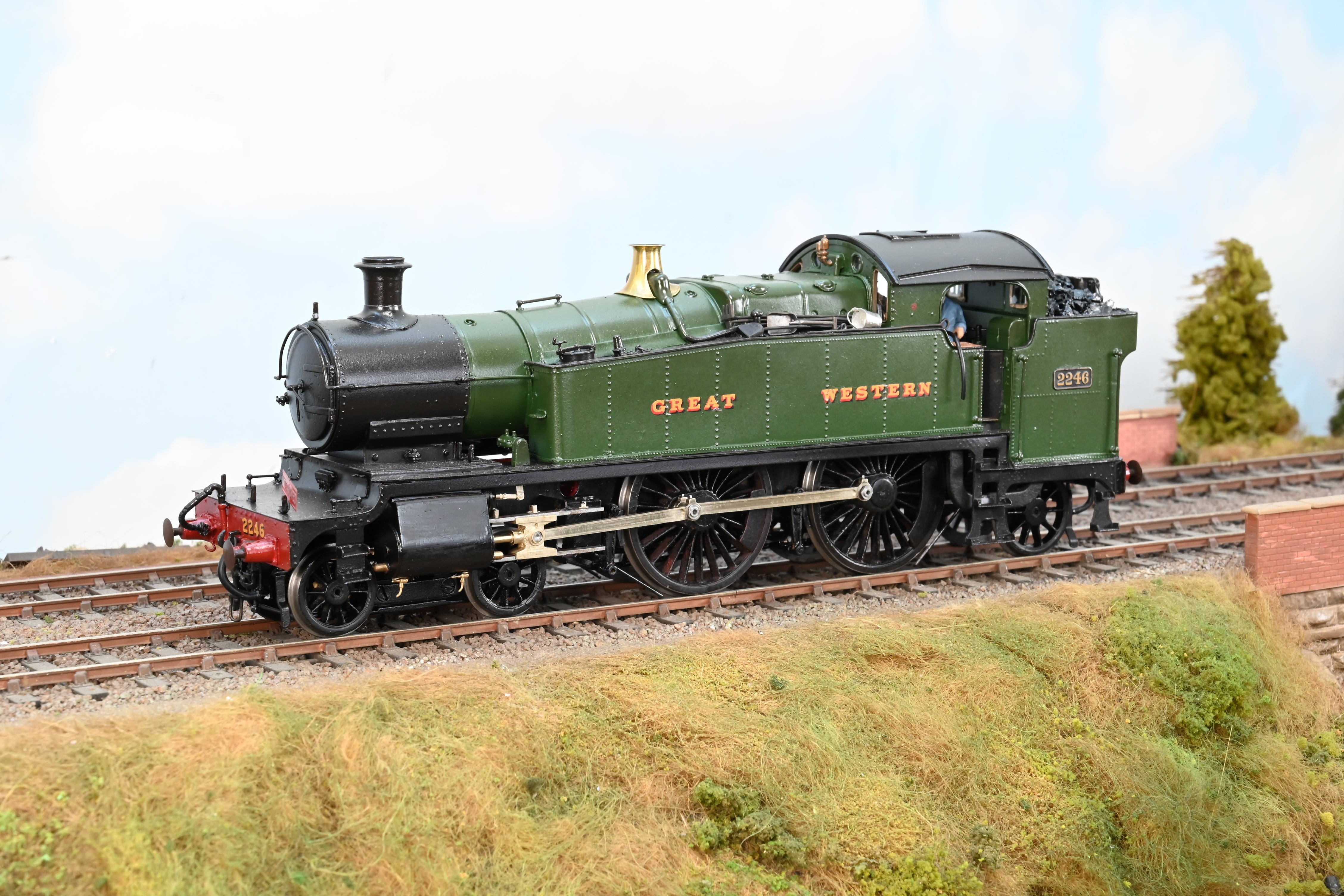Kit Built 7mm O Gauge GWR Green 4-4-2T County Tank Class 2221 No.2246
