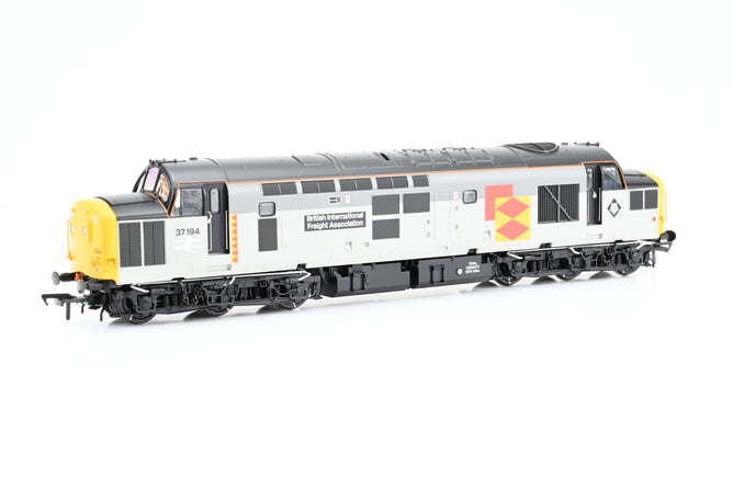 Bachmann OO Gauge 35-307SFX BR Railfreight Distribution Class 37/0 No.