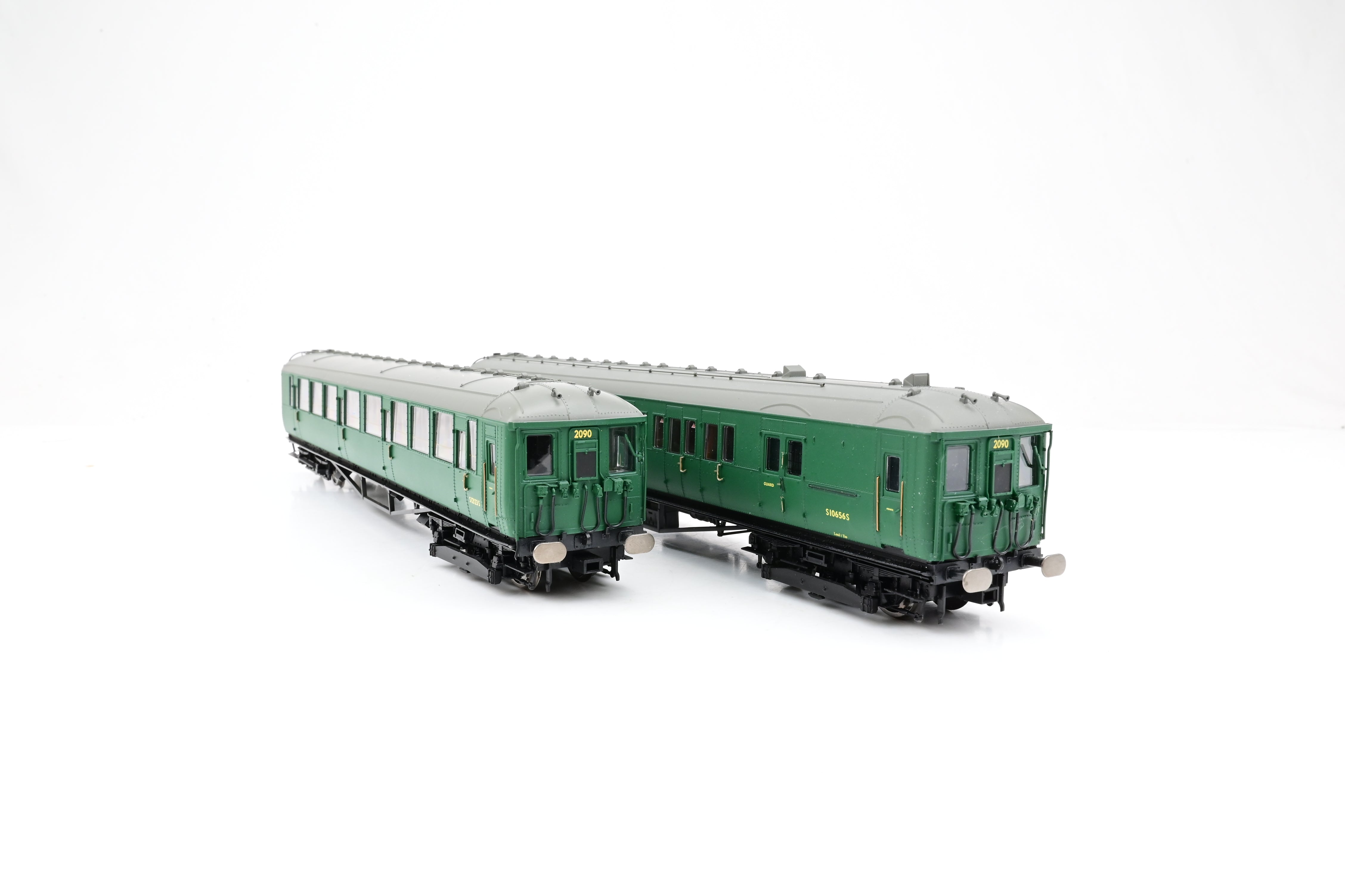 Hornby OO Gauge R3177 B.R 2-BIL '2090' EMU 2 Car-Set 'No. S10656S/S121