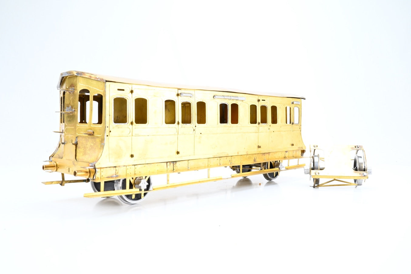 The Loco Works Gauge 1 10mm Kit Built Highland Railway Coach