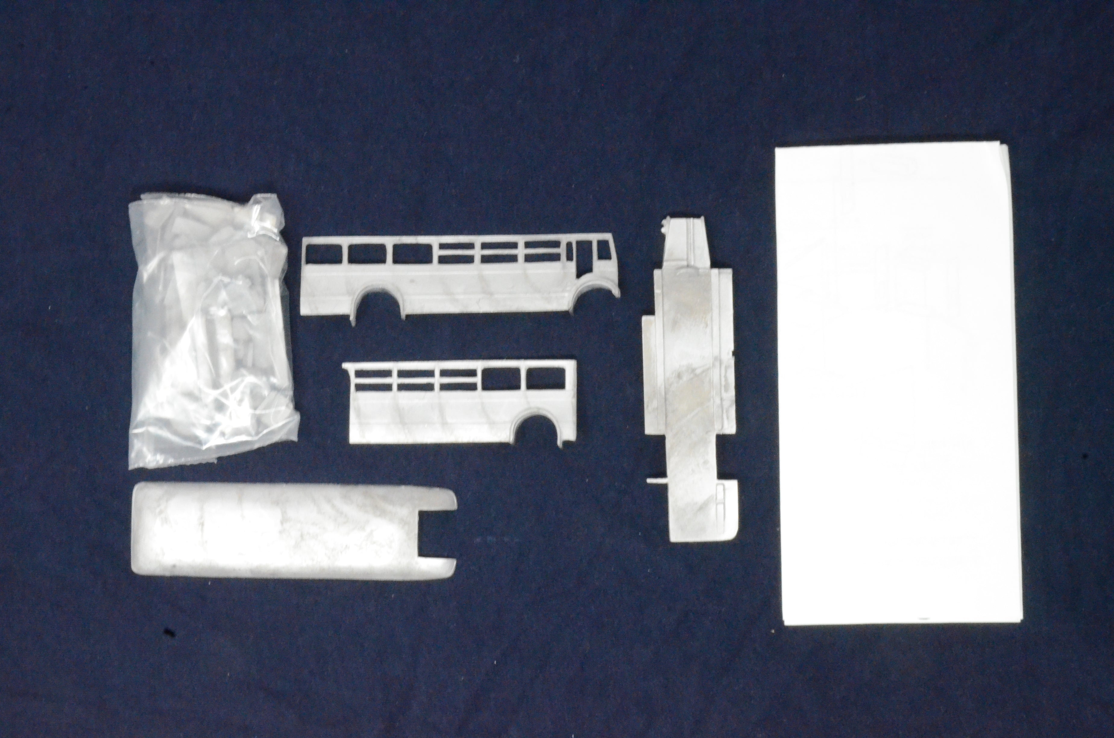 Pirate Models 4mm No.4802 T31 Cobham Bus