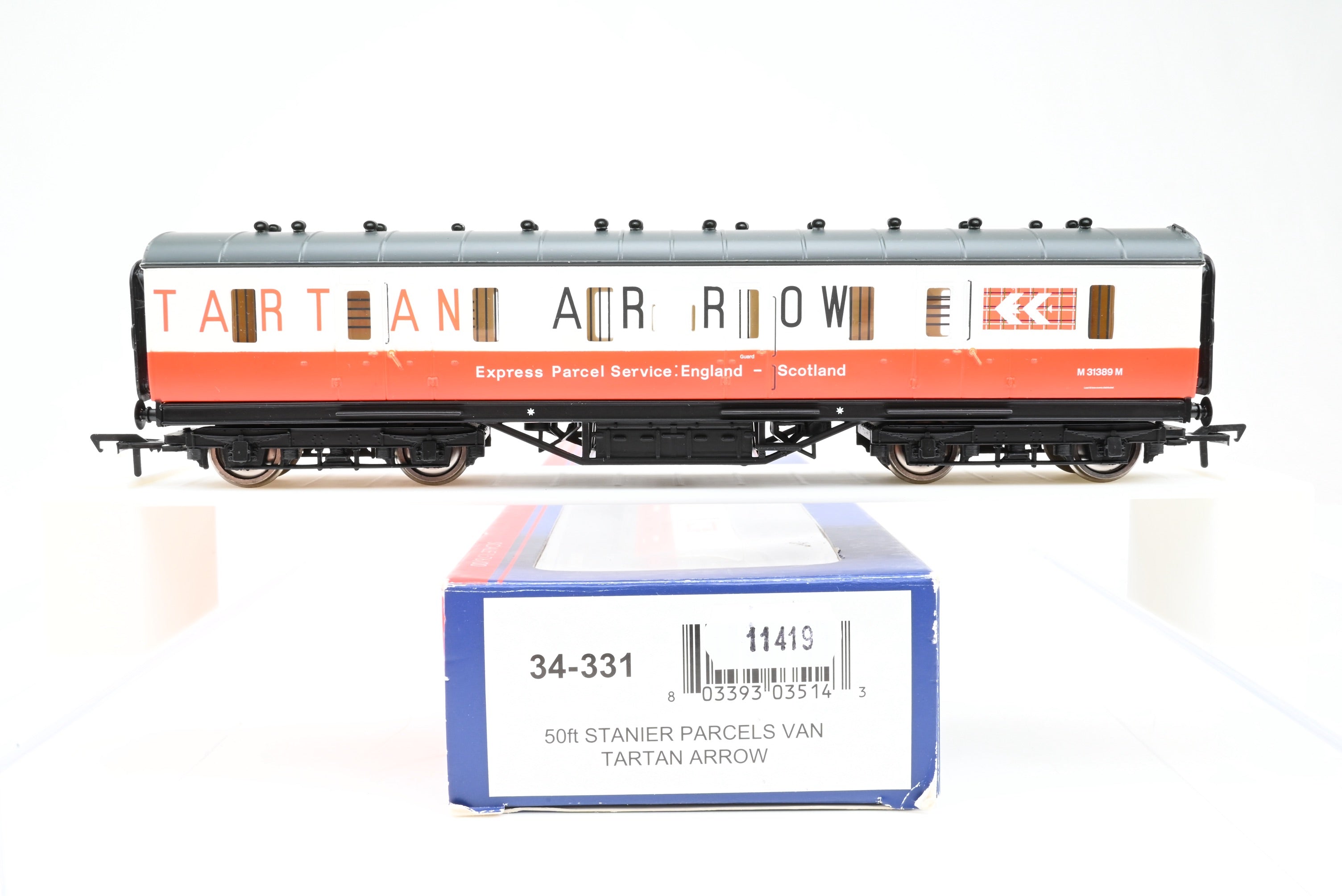 Bachmann OO Gauge 34-331 50ft Stanier Parcels Van Tartan Arrow