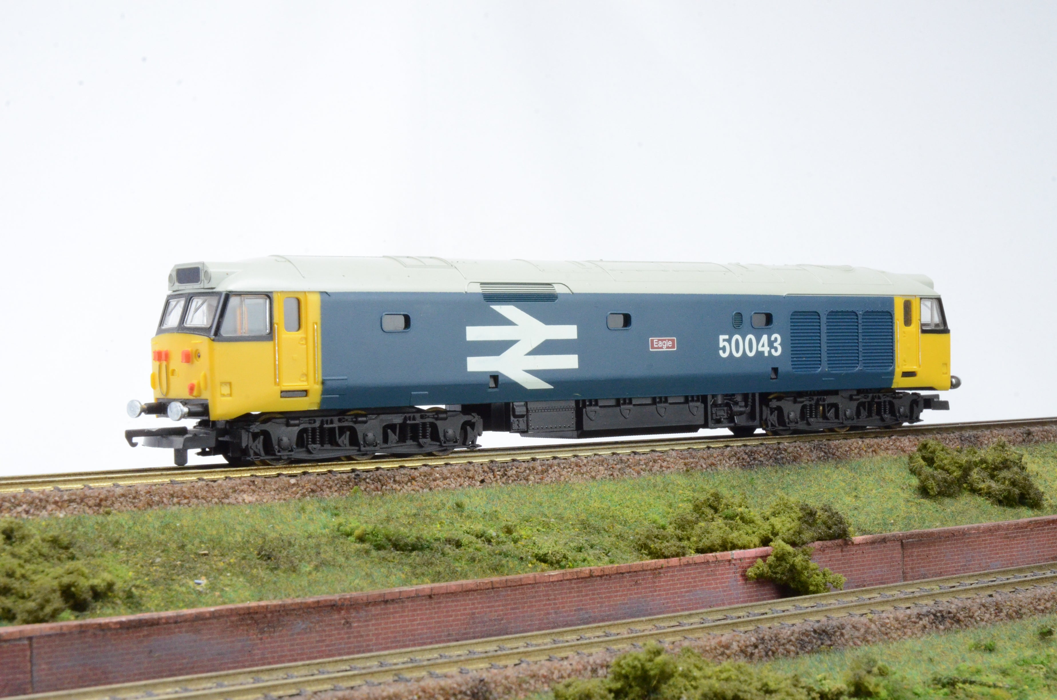 Lima OO Gauge BR Blue Large Logo Class 50 043 'Eagle'