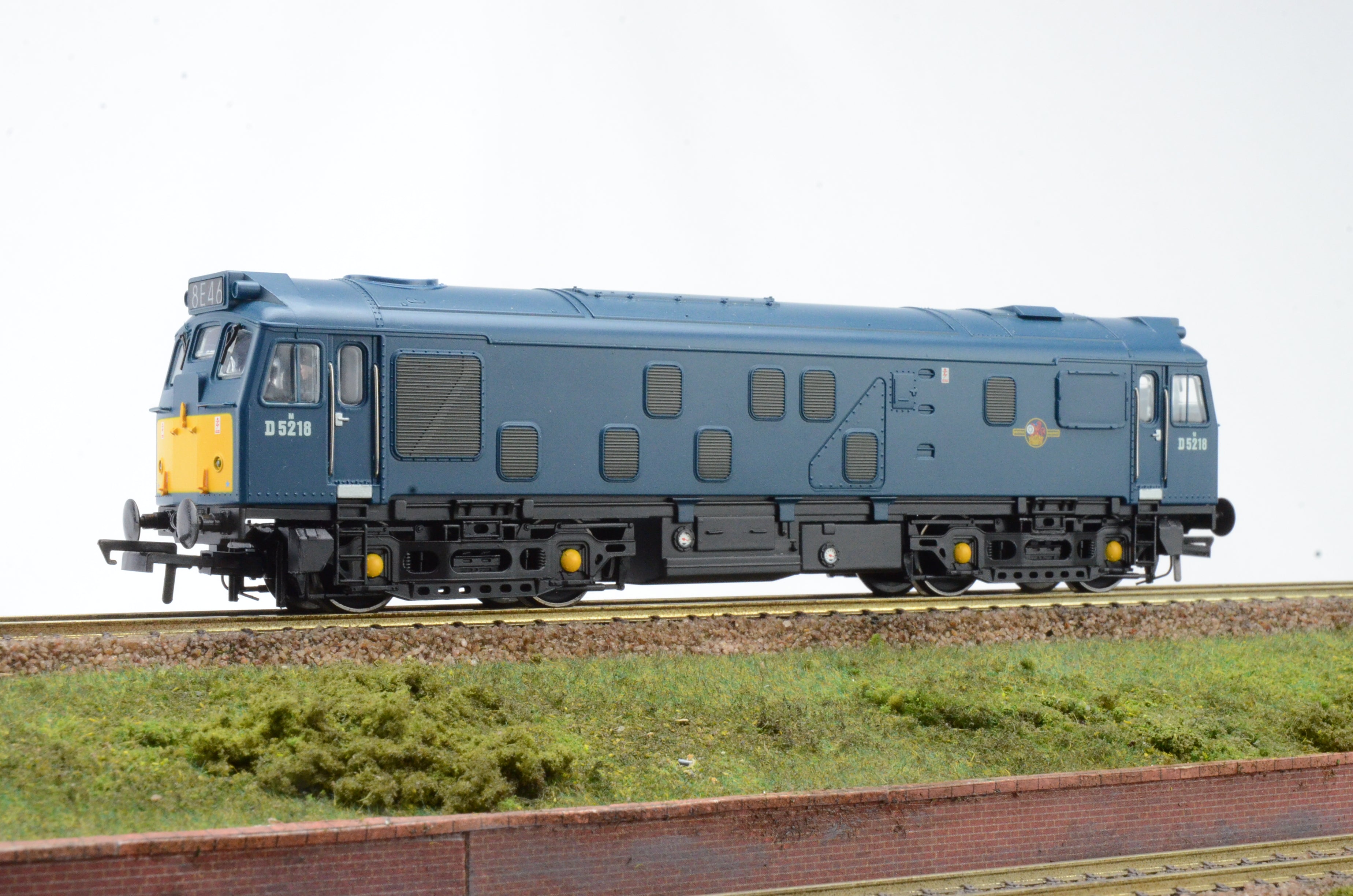 Bachmann OO Gauge 32=326Z BR Blue Class 25 D5218 - Modelzone Exclusive