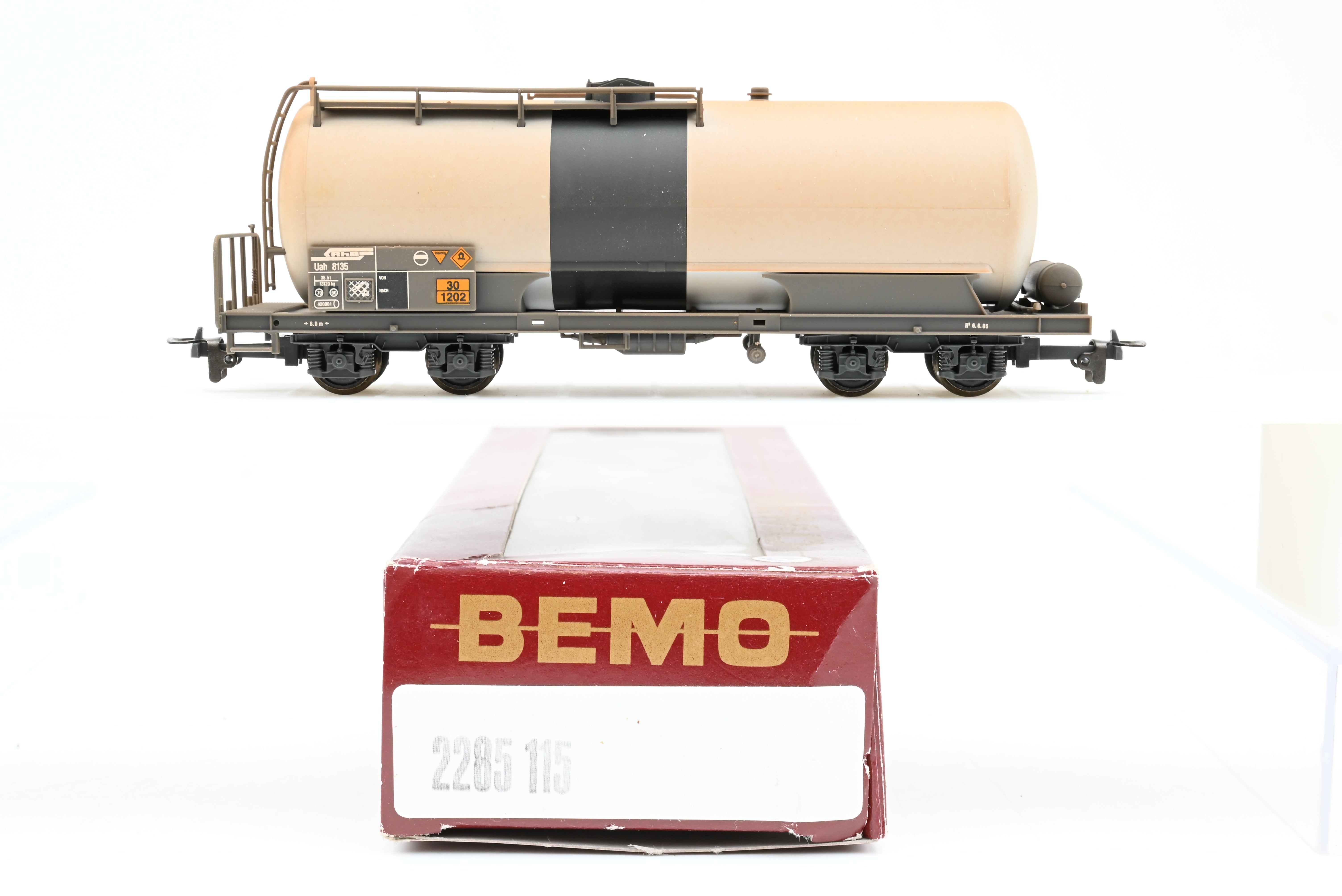 Bemo HOm Gauge 2285 115 RhB Bogie Tank Car #8135