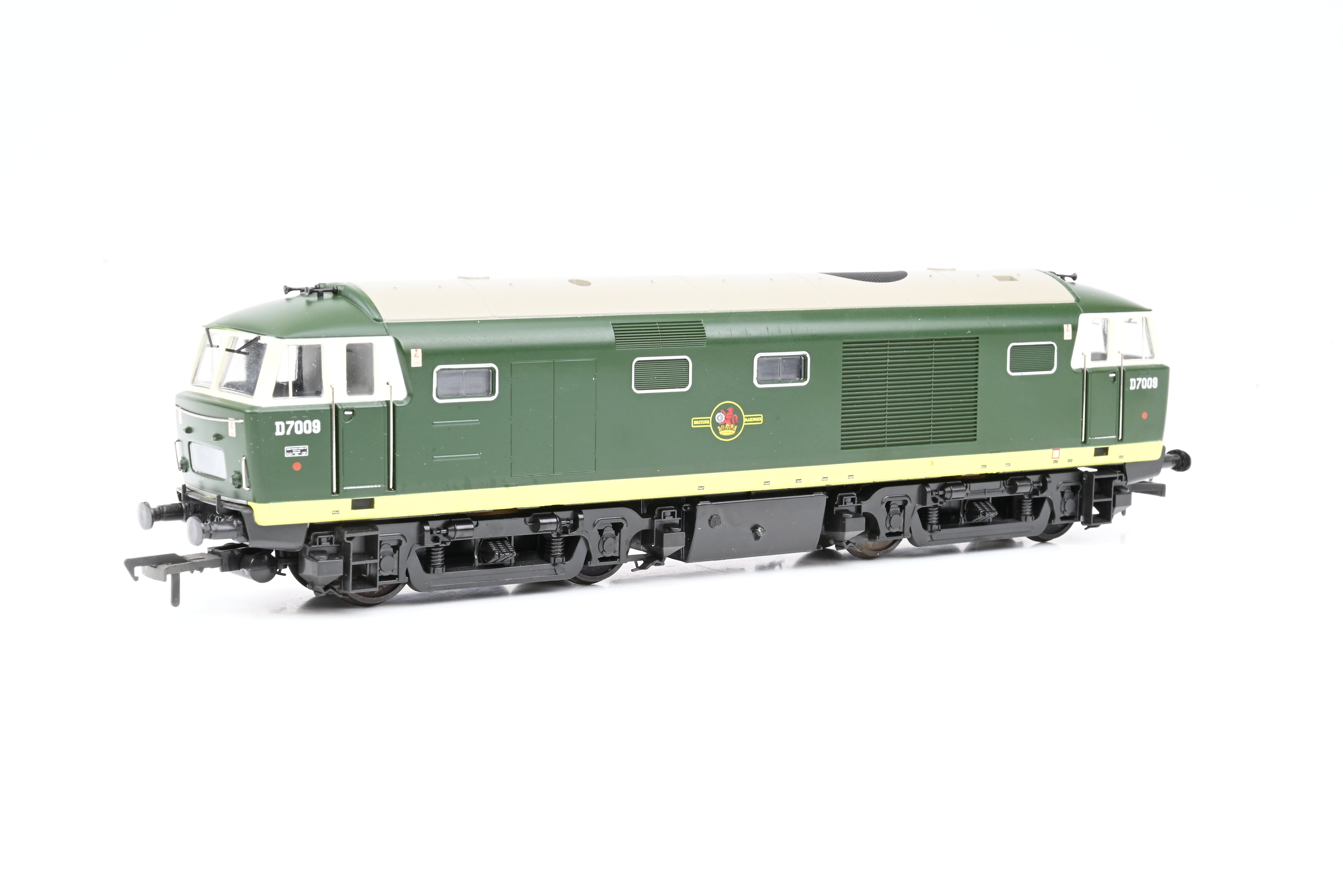 Heljan OO Gauge 3505 BR Green w/ White Cab Surrounds Class 35 Hymek No
